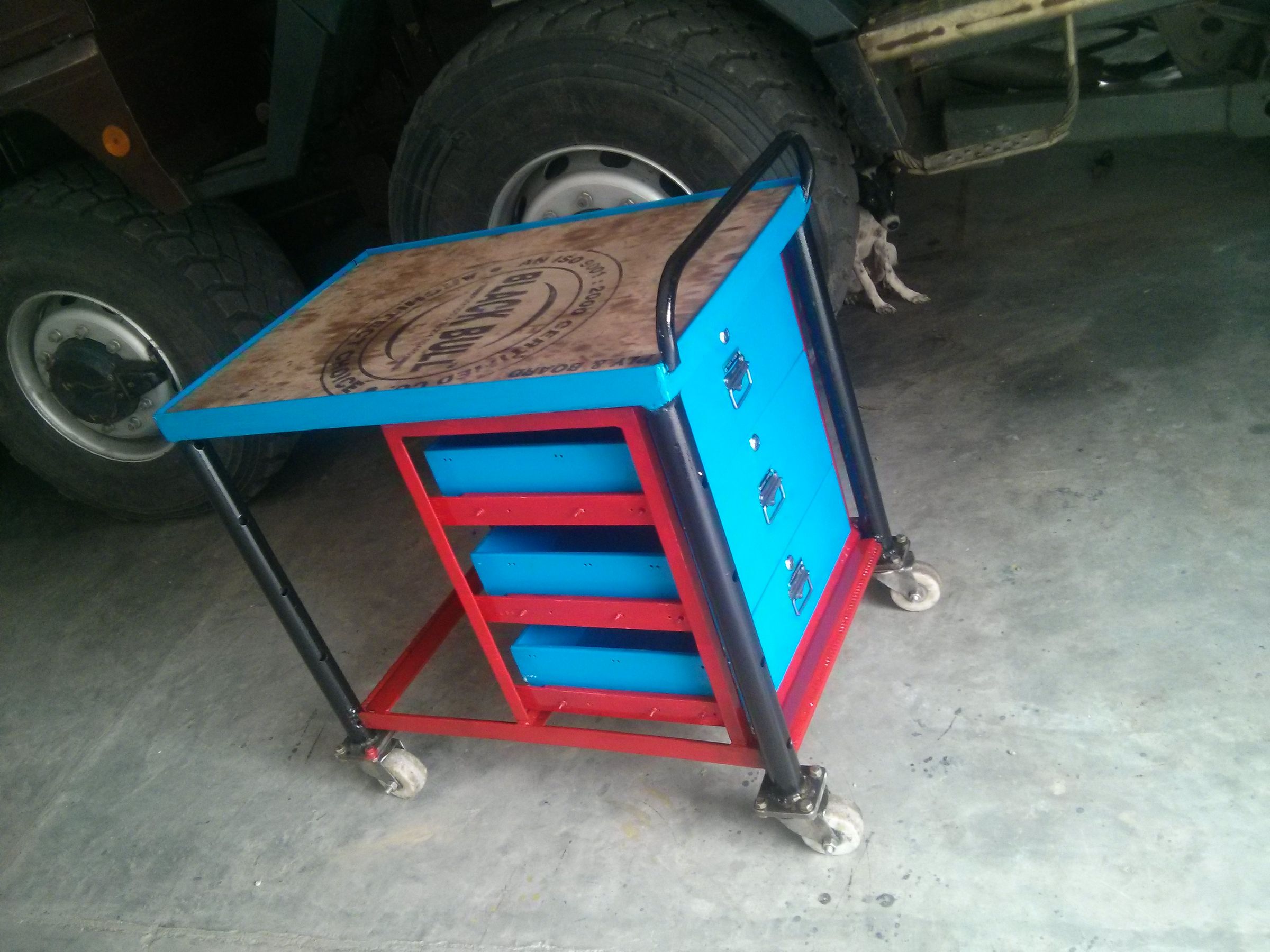 Tool Trolley From Scrap Metal : 7 Steps (with Pictures) - Instructables