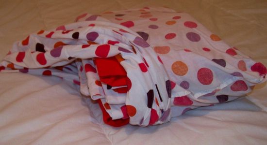 How to Fold Bedsheet Sets Into a "Bedsheet Bundle / Package " (works ...