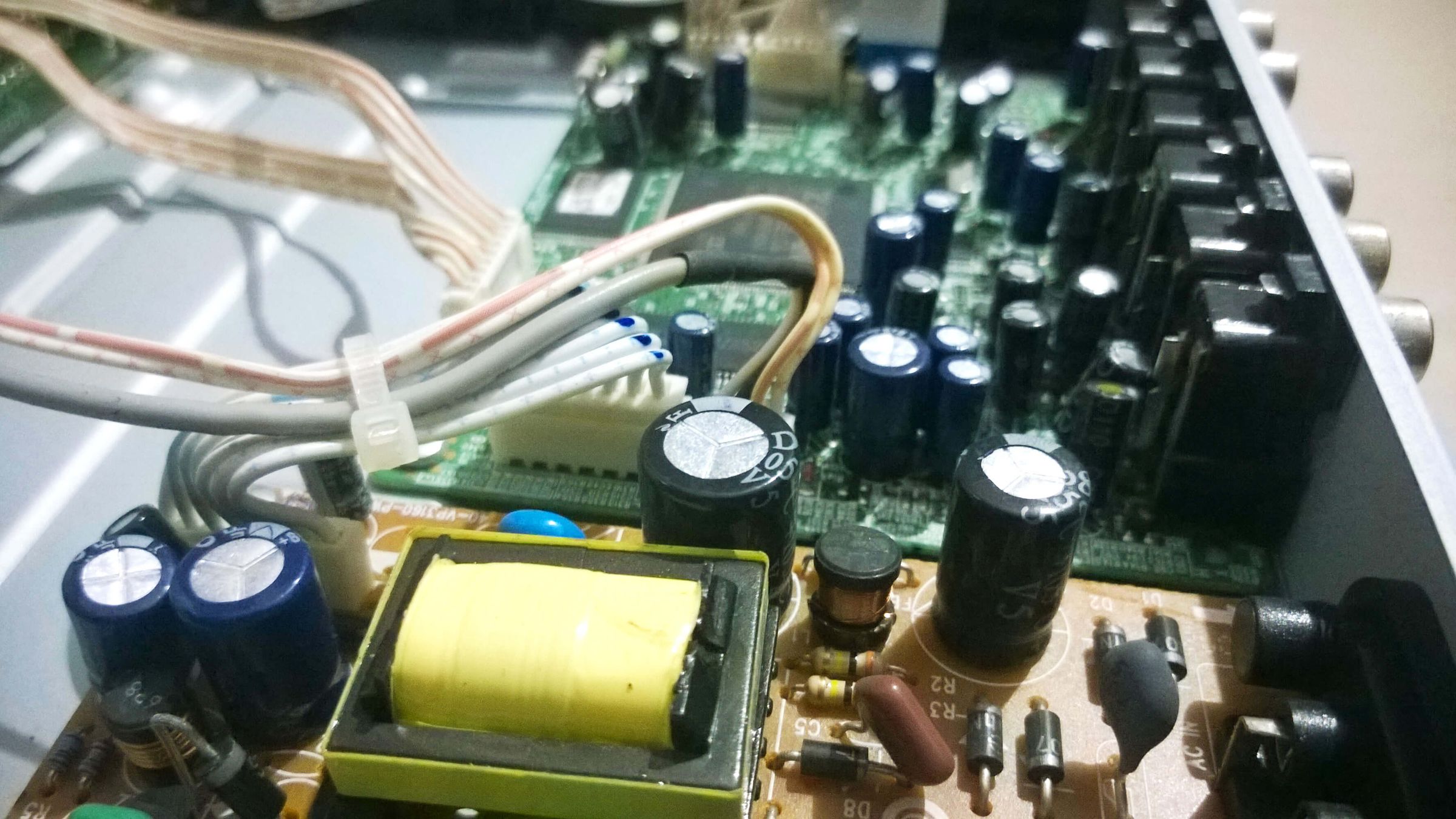 Parts to Salvage From a DVD/CD Player : 10 Steps - Instructables