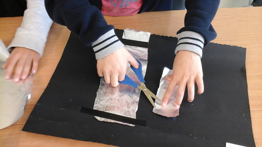 Sun, Earth and Moon: a Journey in the Solar System With Makey Makey : 8 ...