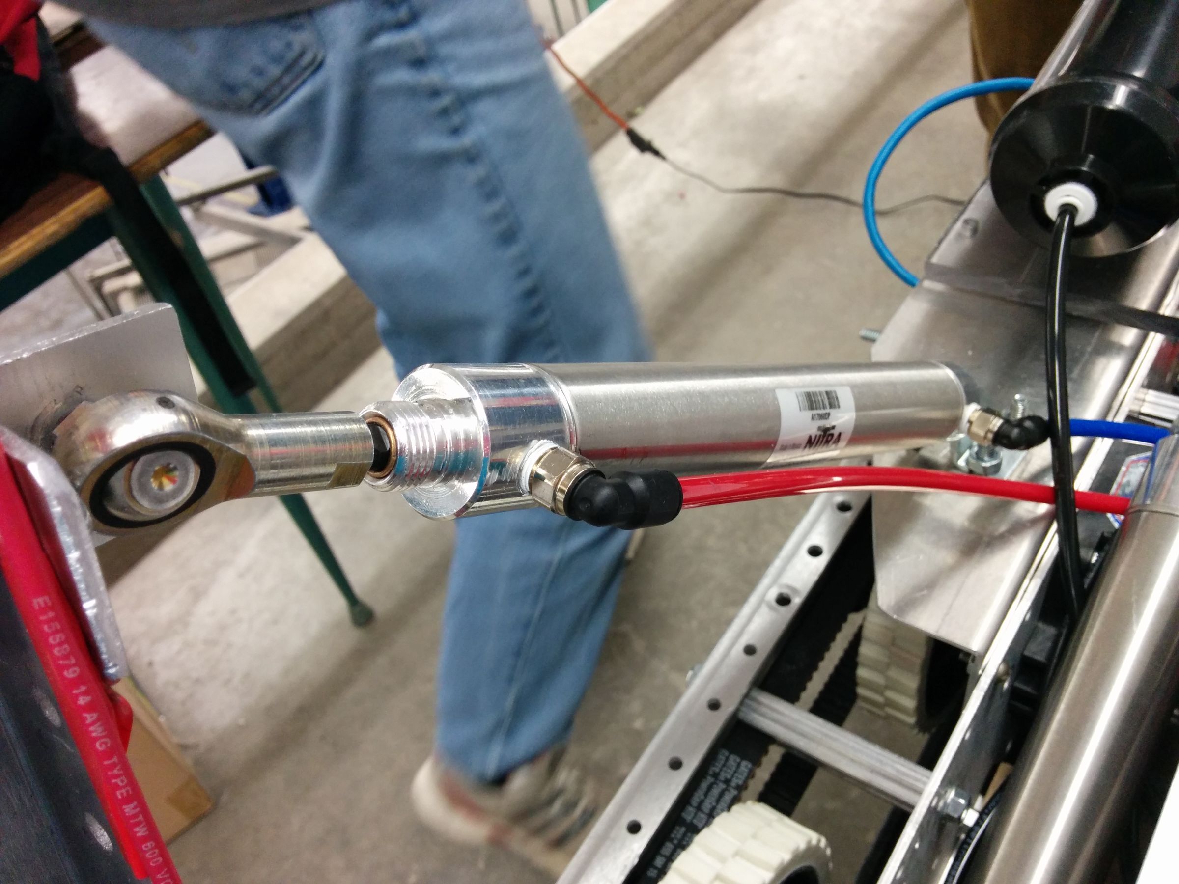 How to Create a Pneumatic System for (F.I.R.S.T) Robots : 7 Steps ...