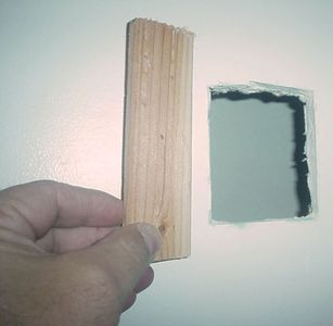 Small Hole Sheetrock Repair : 4 Steps - Instructables