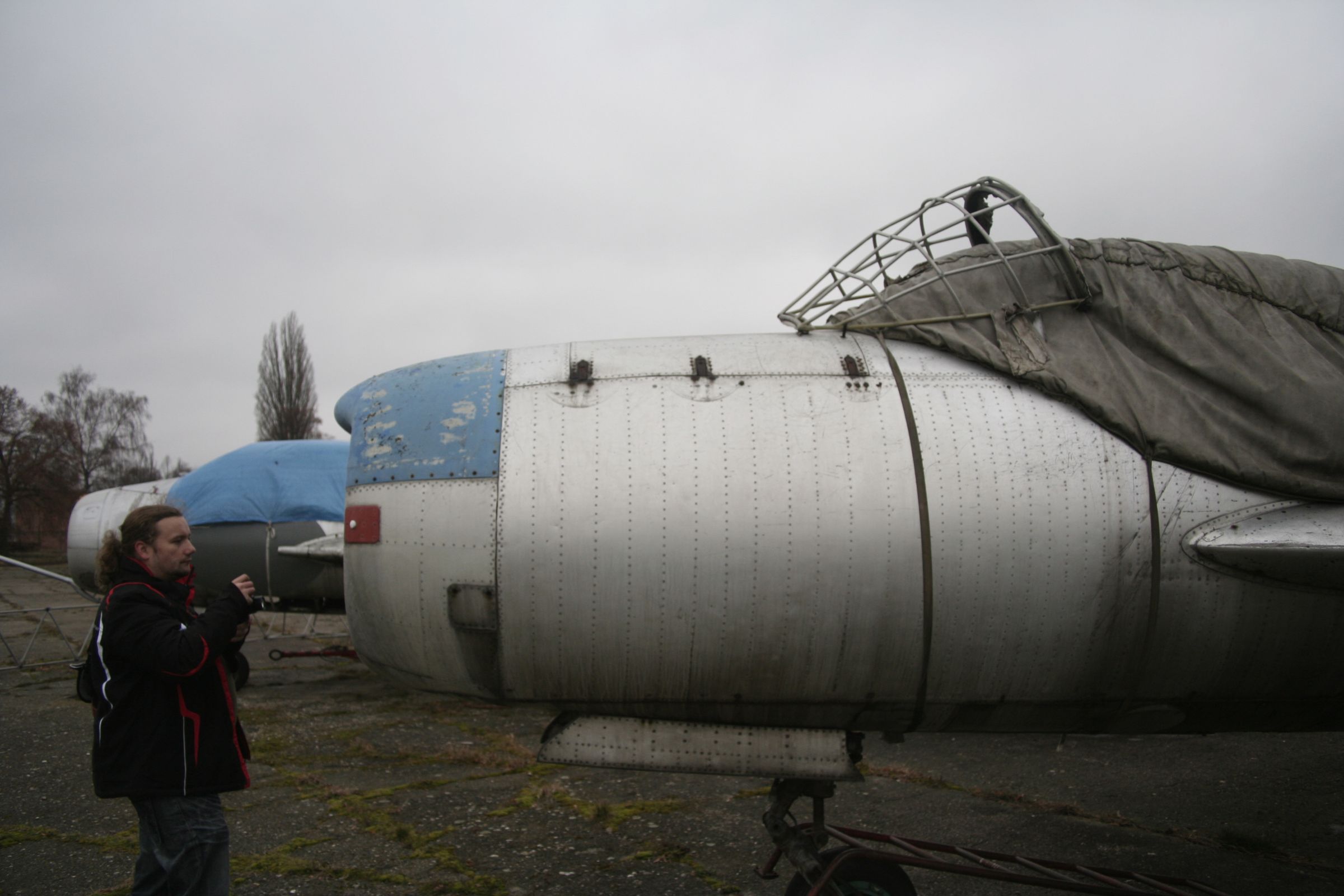 Full Scale Fighter Jet Cockpit From Cardboard : 7 Steps (with Pictures ...