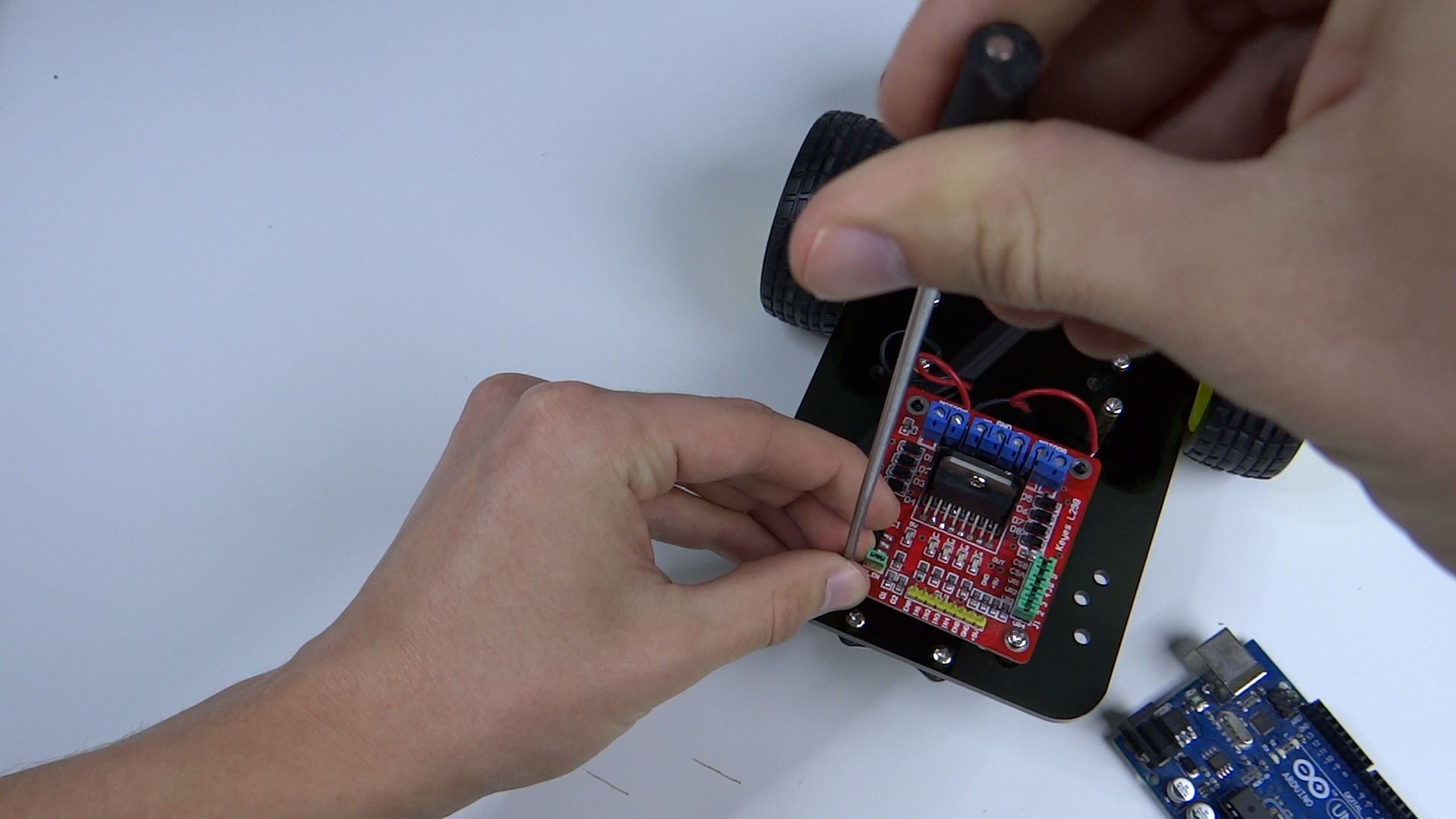 Very Simple Line Follower for Beginners : 7 Steps (with Pictures) - Instructables