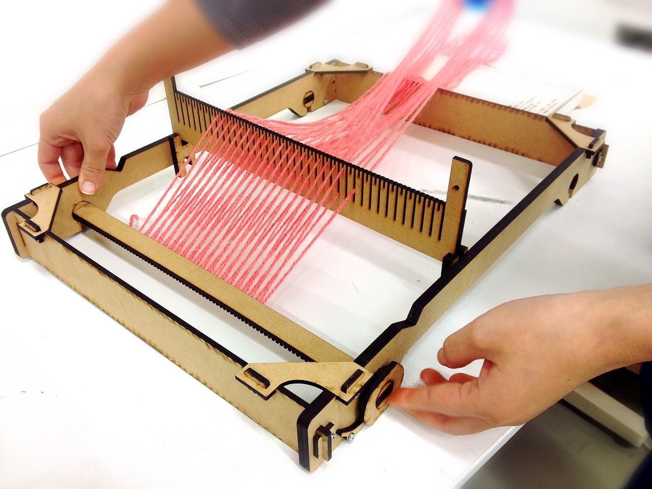 Tabletop Weaving : 7 Steps (with Pictures) - Instructables