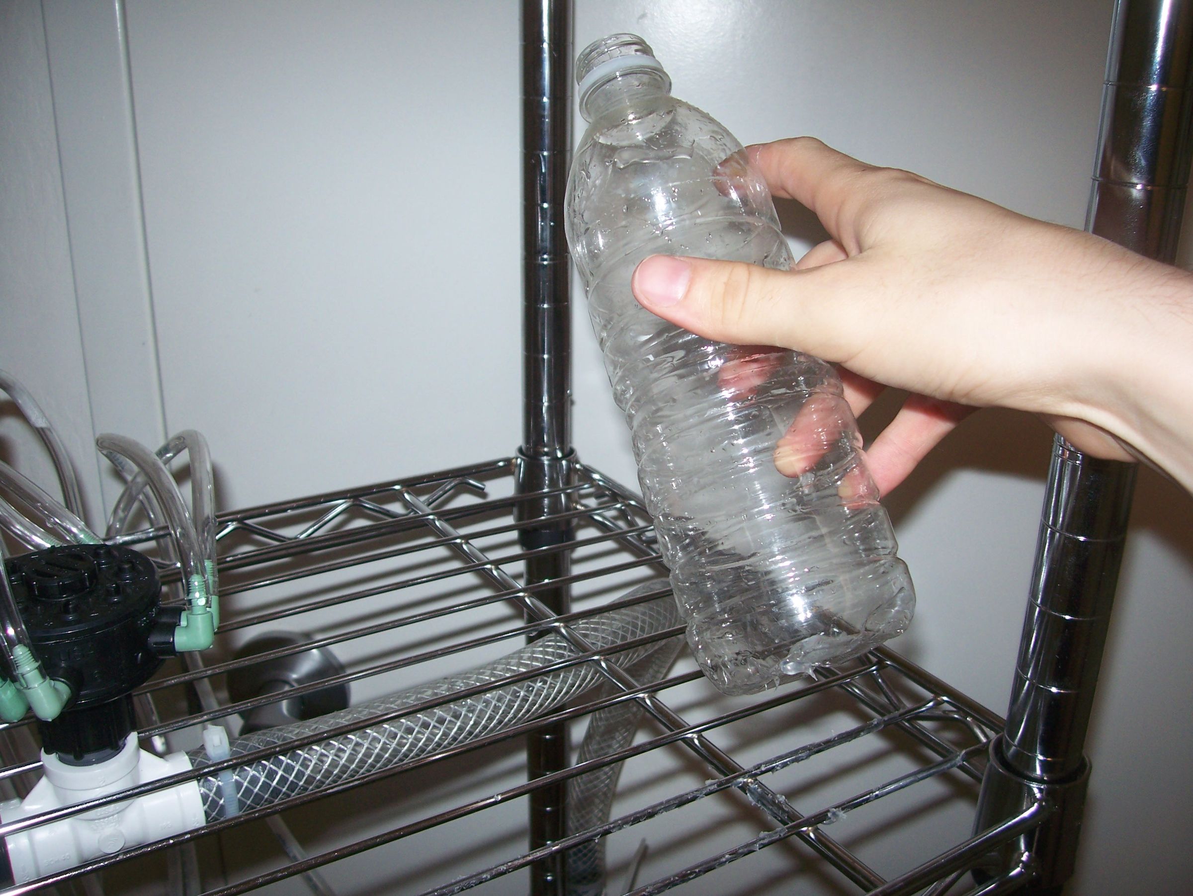 An Algae Bioreactor From Recycled Water Bottles : 7 Steps (with ...
