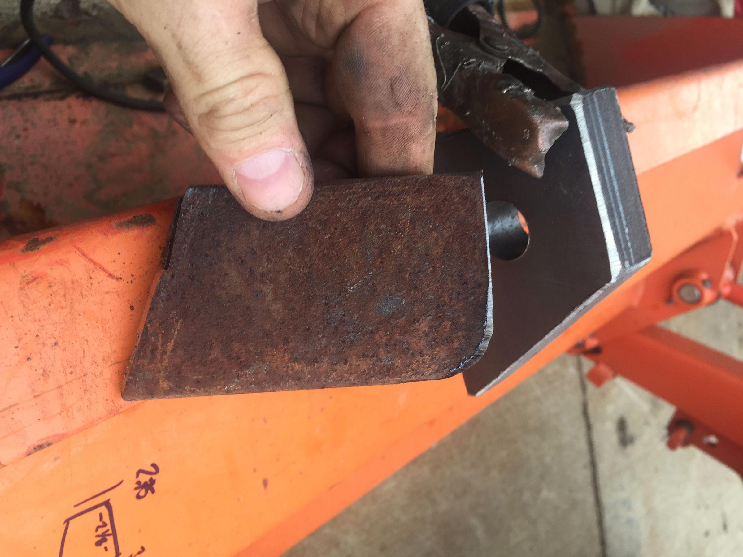 Tractor Bucket Attachment Point (Let's Lift Heavy Stuff!) : 8 Steps ...