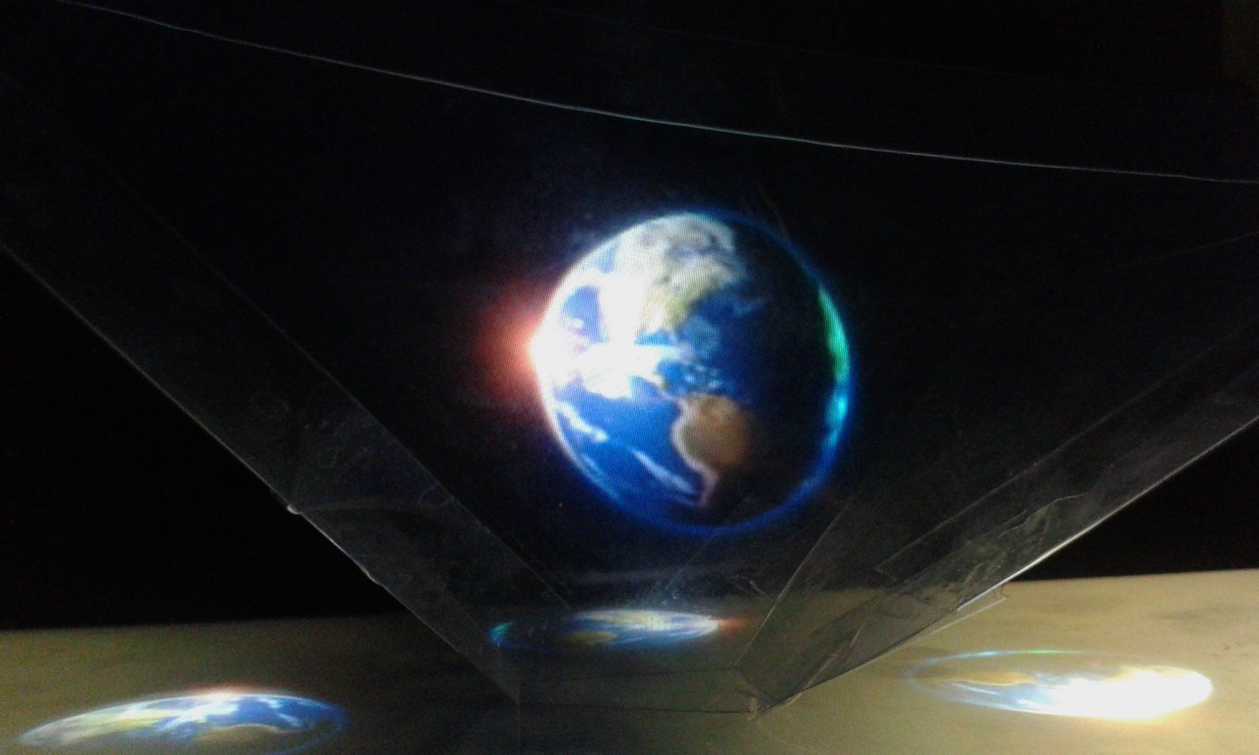 3D HOLOGRAMS PYRAMID-for Smartphones, Tablets and Laptops : 4 Steps ...