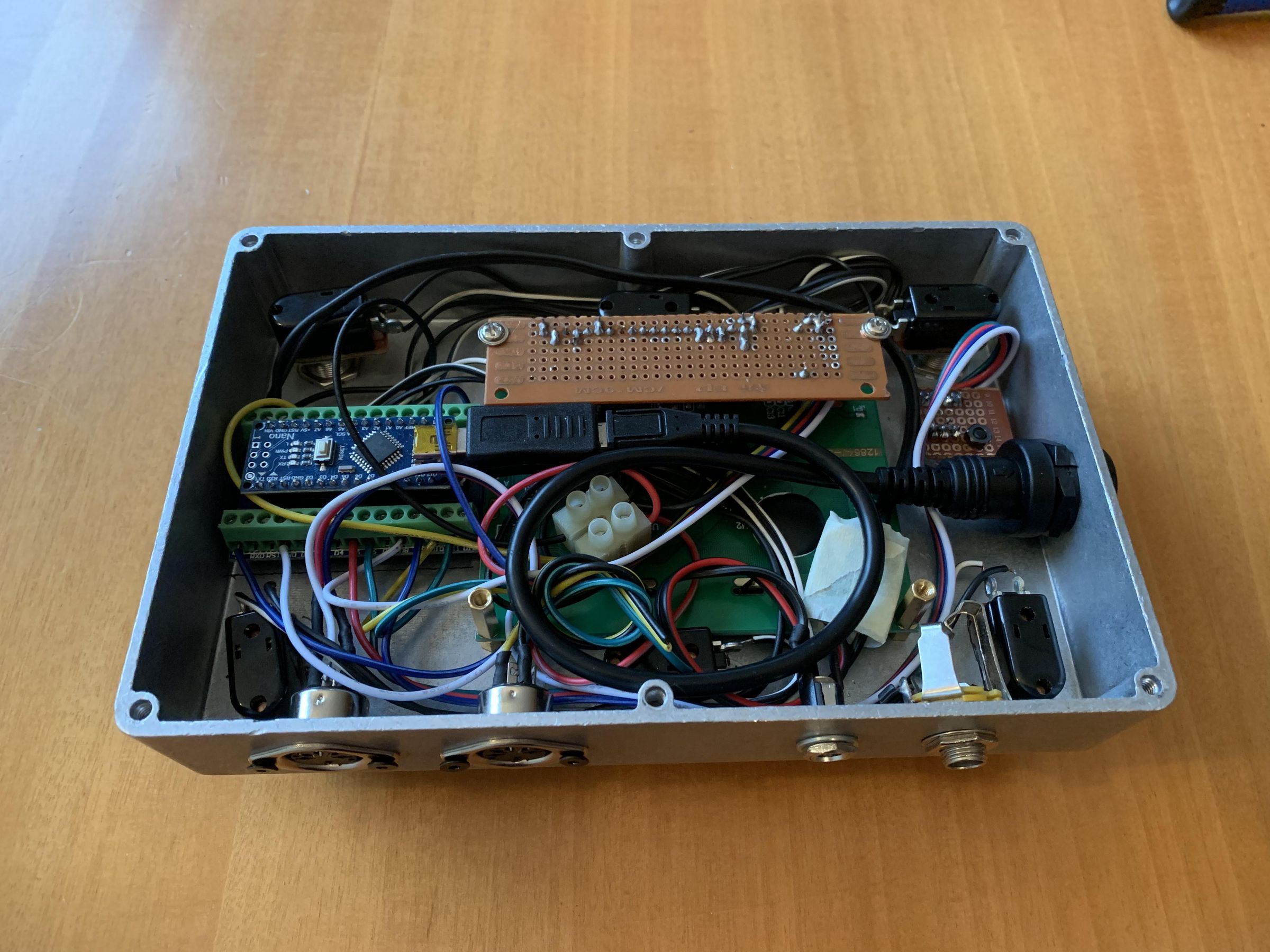 ControllerMan S6 - Arduino Midi Programmable Stomp : 5 Steps (with ...