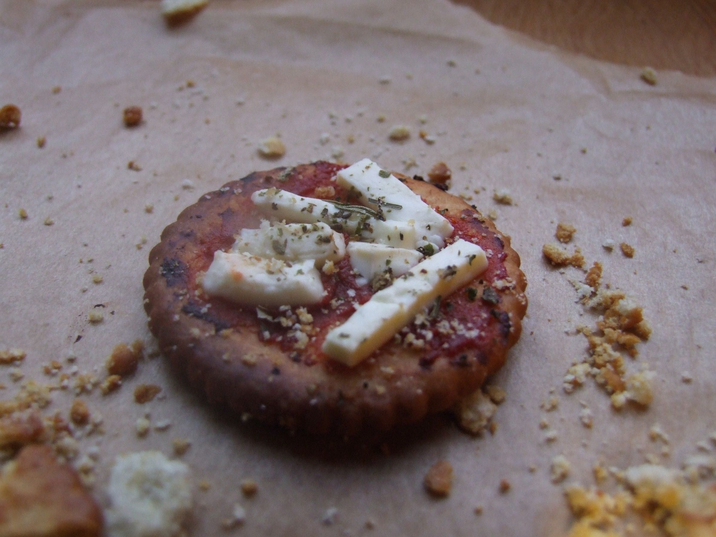 Ritz Crackers Pizza : 5 Steps - Instructables
