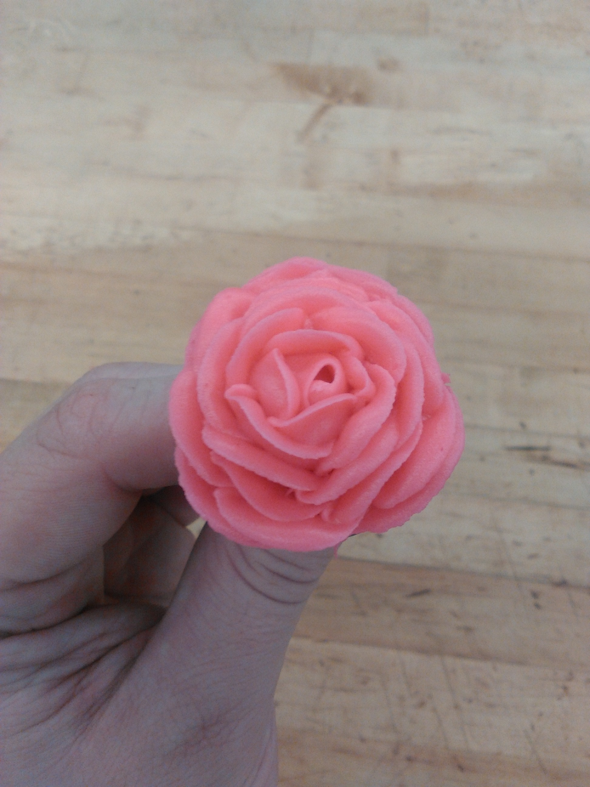 How to Pipe a Rose : 9 Steps (with Pictures) - Instructables