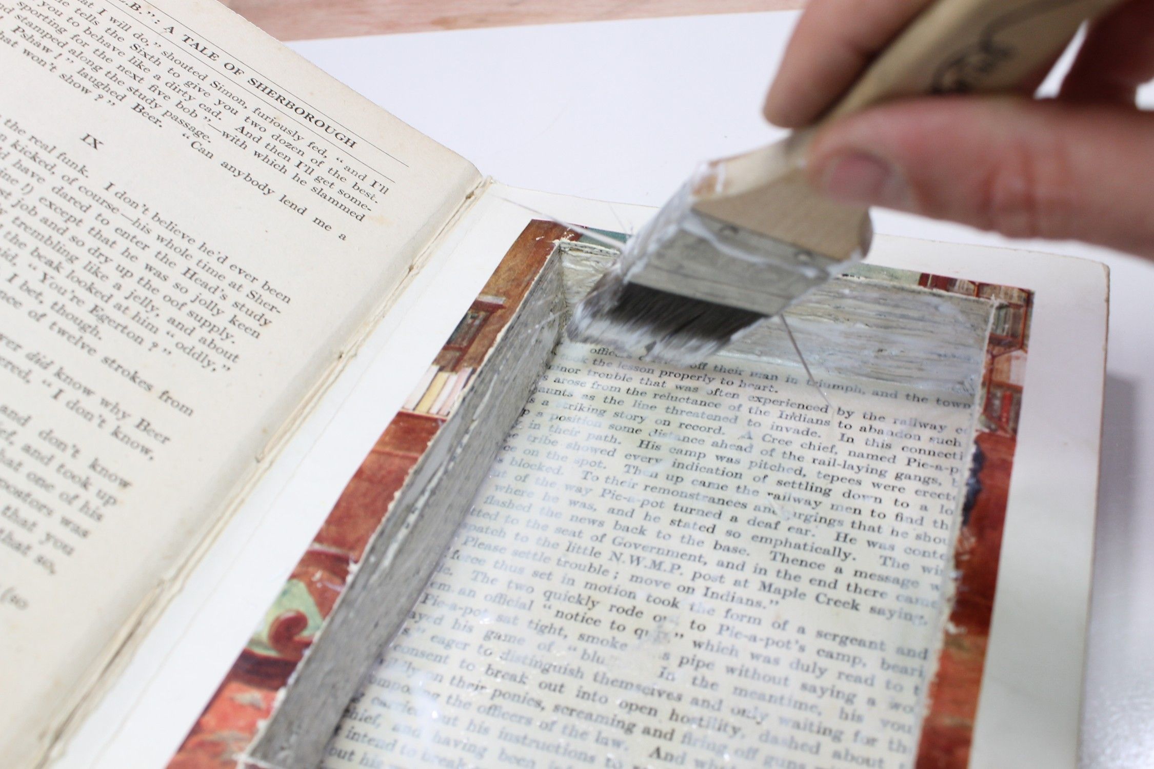 LED Book Light - Inside a Book! : 10 Steps (with Pictures) - Instructables