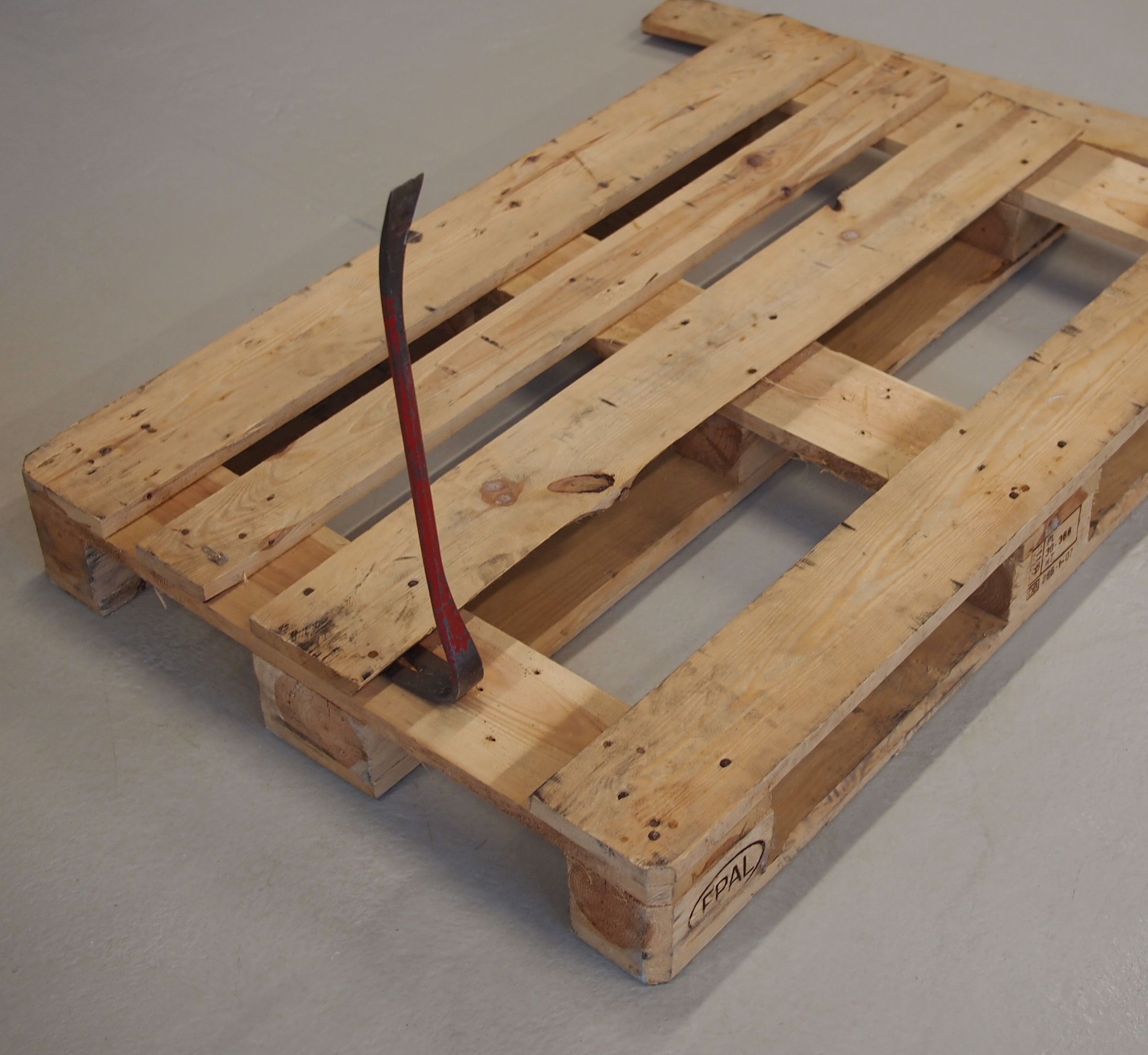 Shipping Pallet Stool (with Pictures) - Instructables