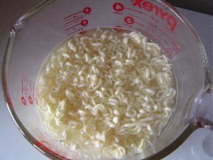 Top Ramen in Microwave : 6 Steps - Instructables