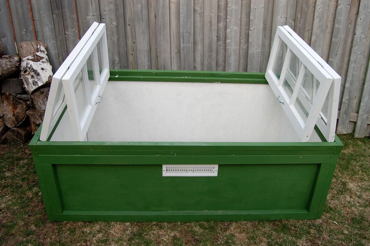 Build a Cold Frame Using Old Windows : 12 Steps (with Pictures ...