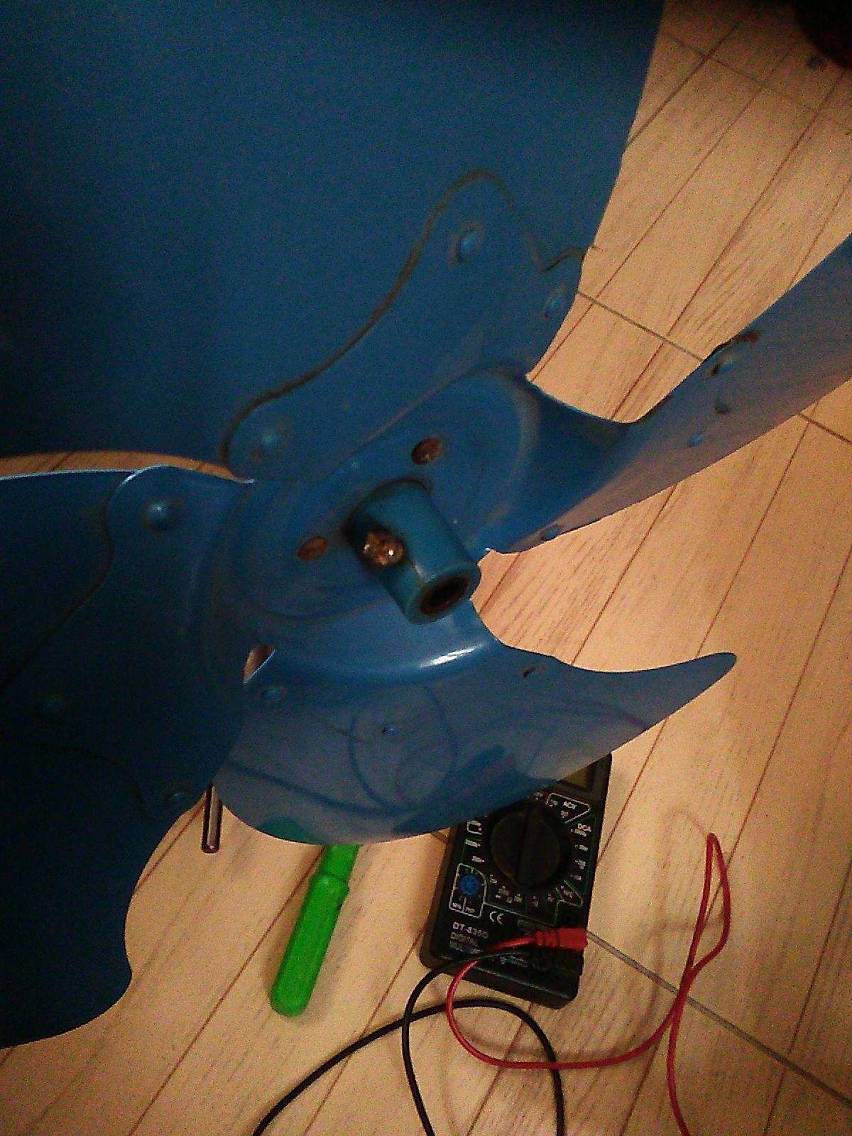 TurbineOne V2 : Super Simple Wind Turbine You Can Make Now : 5 Steps ...