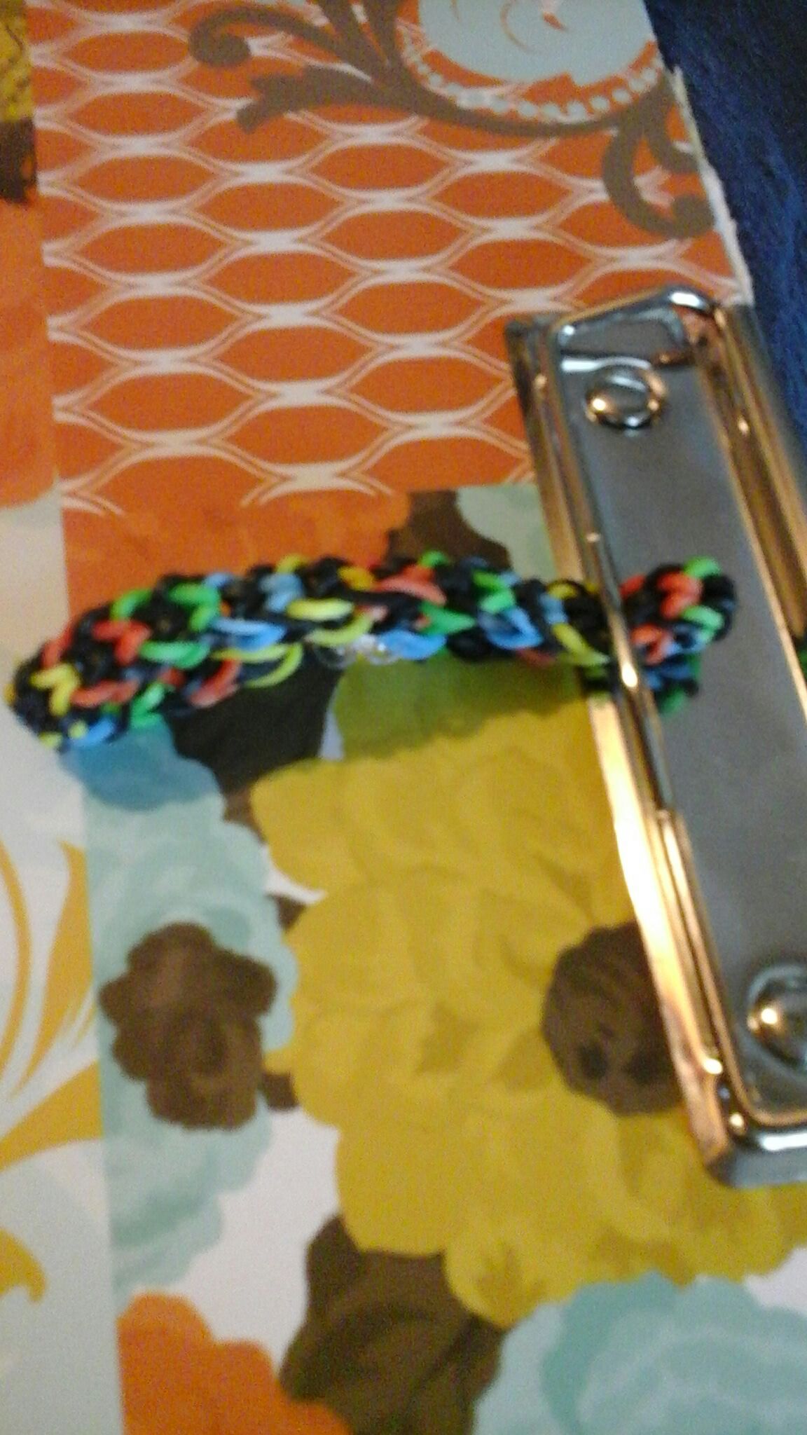 Inverted Fishtail Rainbow Loom : 4 Steps - Instructables