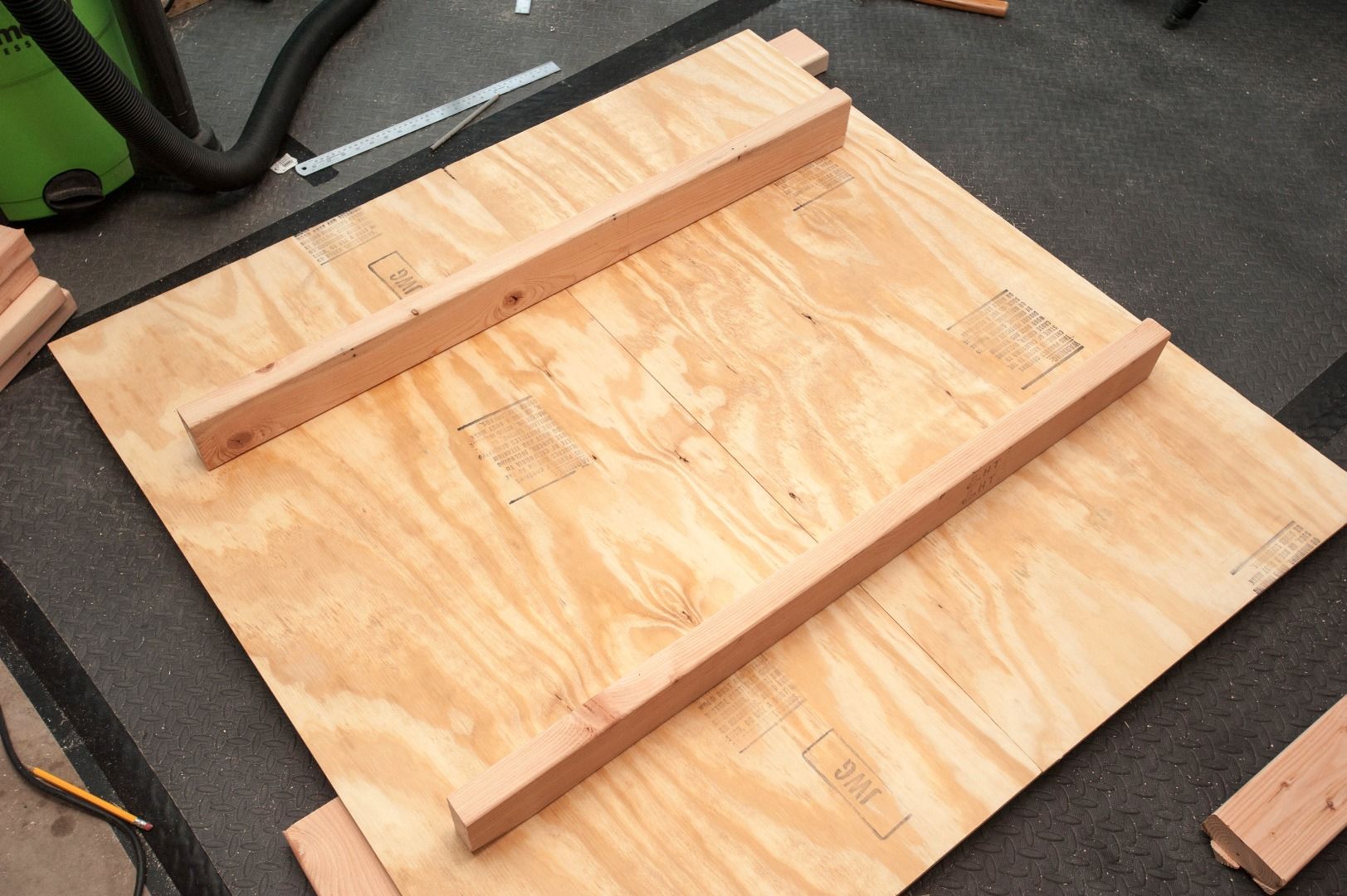 Folding Project Table : 5 Steps (with Pictures) - Instructables