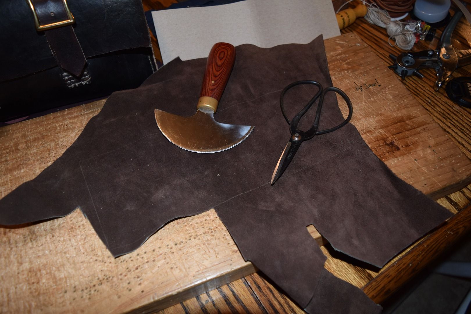 Simple Leather Project From Scraps : 8 Steps (with Pictures ...