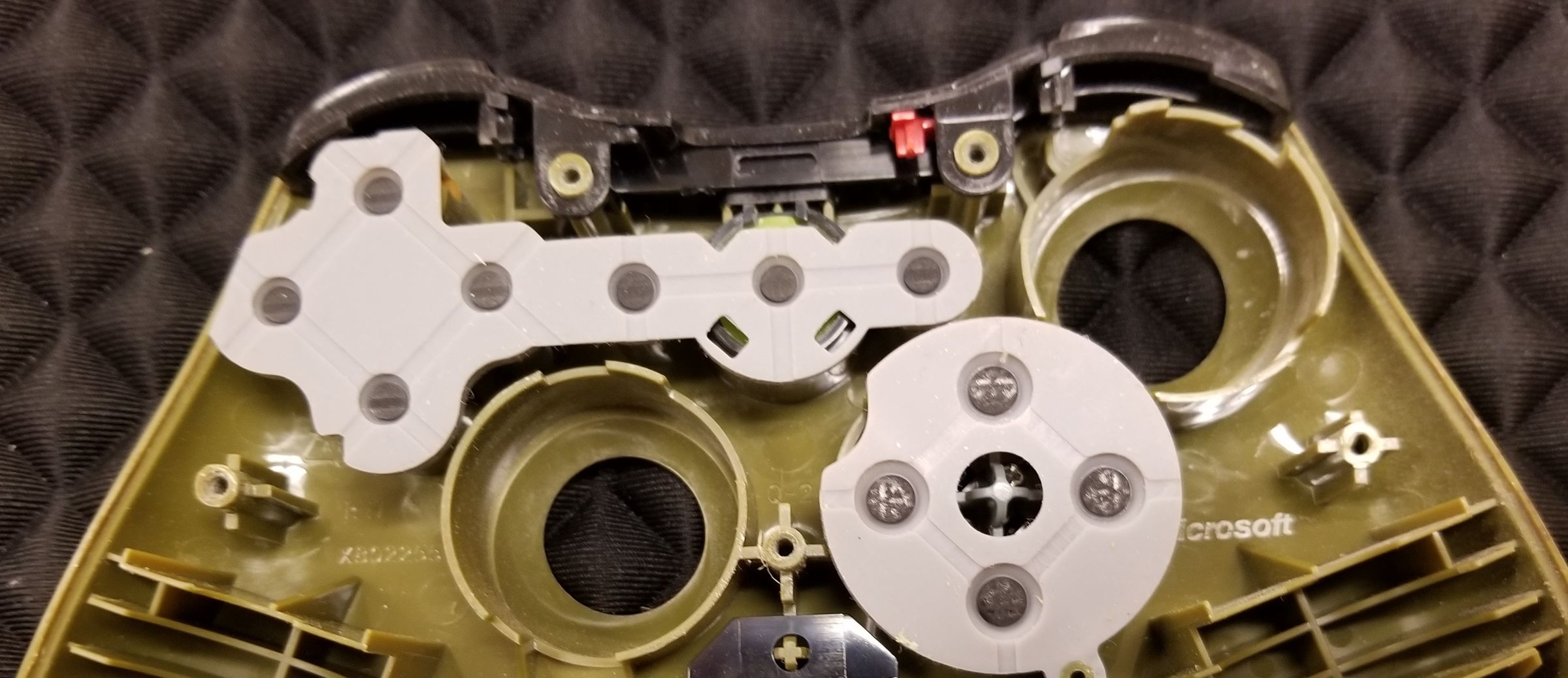 Disassembly, Cleaning, and Reassembly of an Xbox 360 Controller. : 11 ...