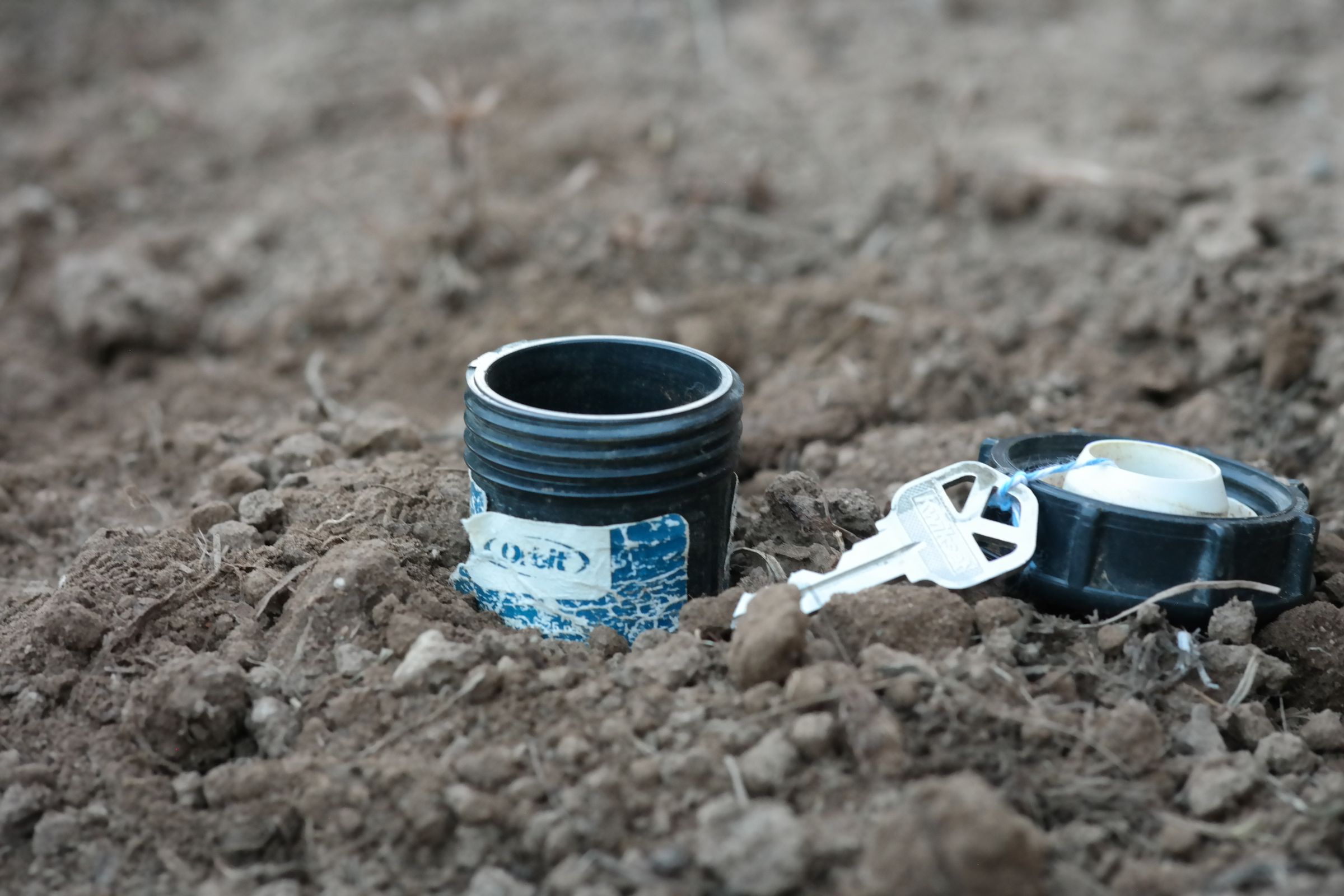 10 Simple Places to Hide Your Money : 12 Steps (with Pictures ...