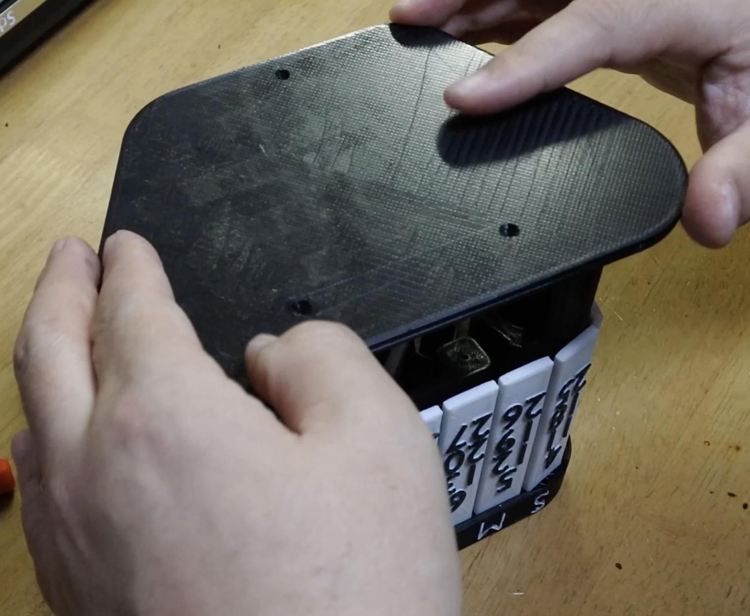 Track Link Calendar : 7 Steps (with Pictures) - Instructables