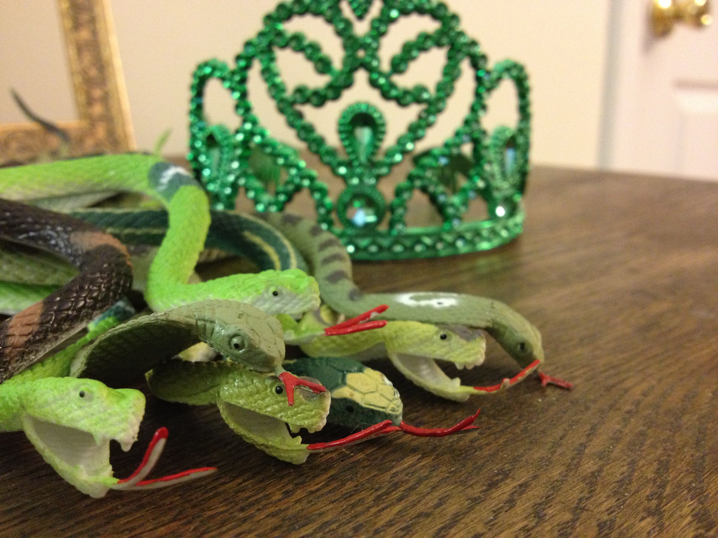 Medusa Crown : 6 Steps (with Pictures) - Instructables