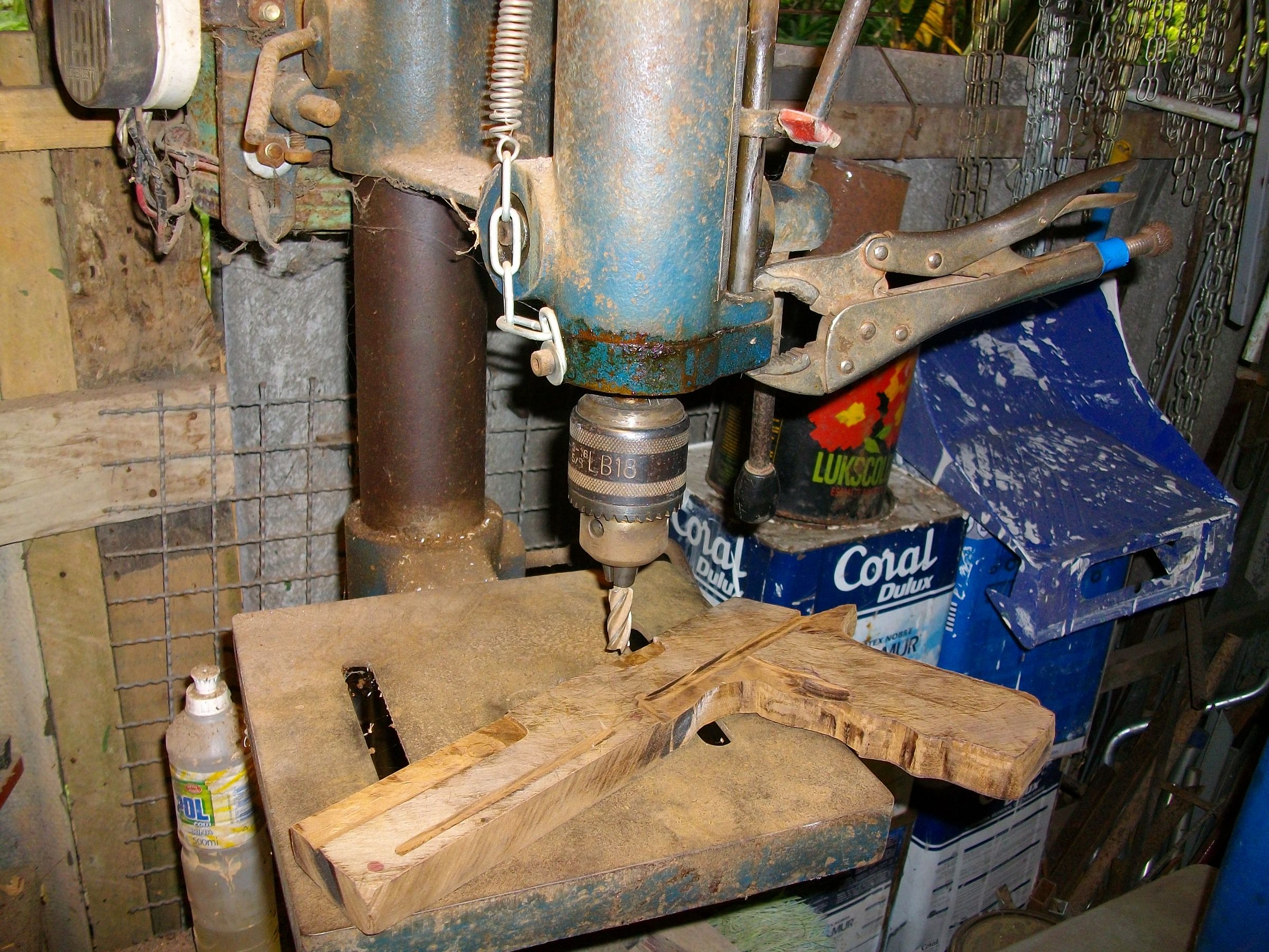 How to Make Prop Weapons! : 8 Steps - Instructables