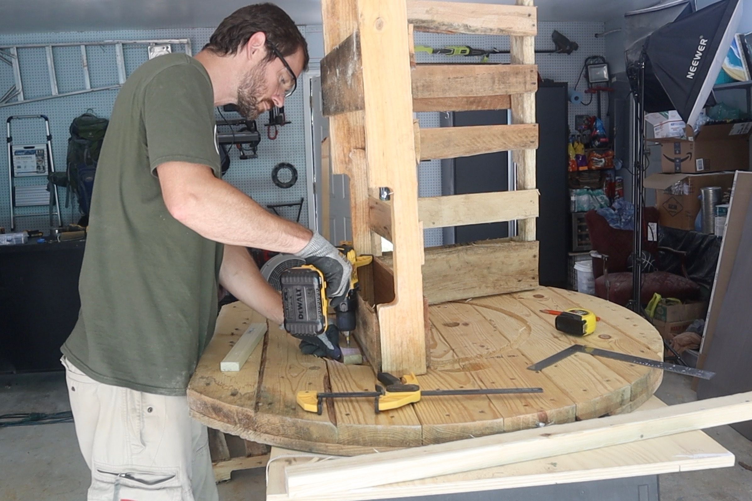 Cable Spool Pallet Bench - DIY Outdoor Seating! : 10 Steps (with ...