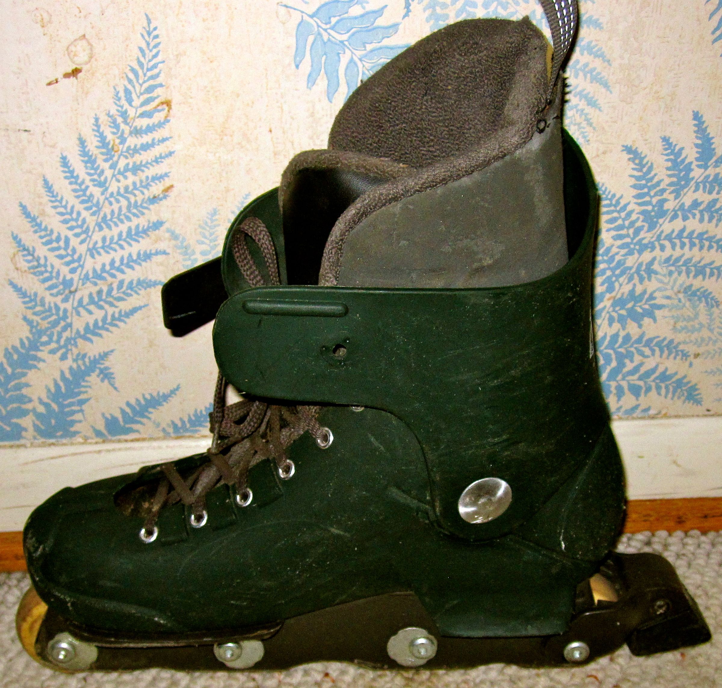 Converse Roller Blades : 4 Steps (with Pictures) - Instructables