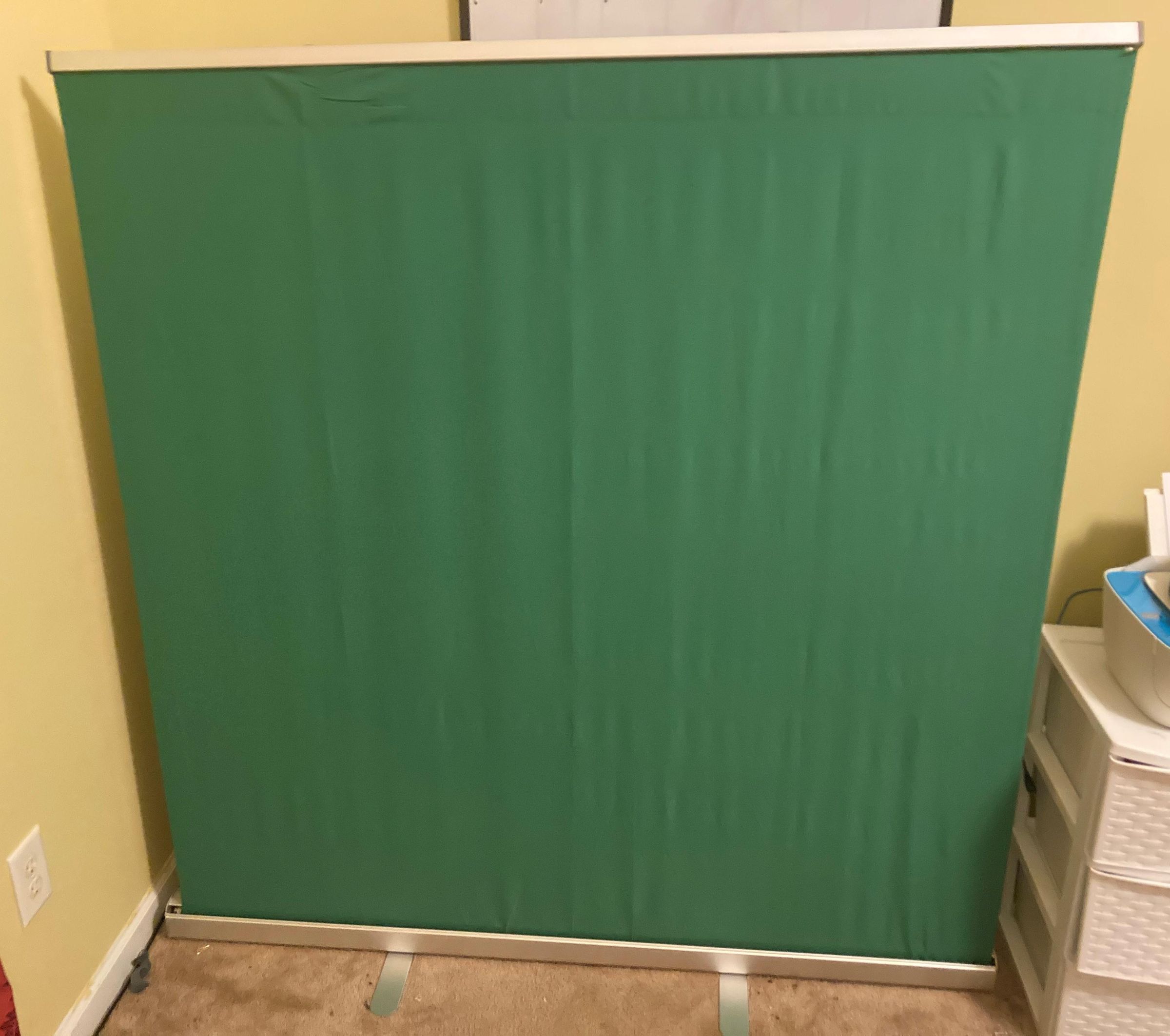 How to Create a Retractable Green Screen : 6 Steps (with Pictures ...