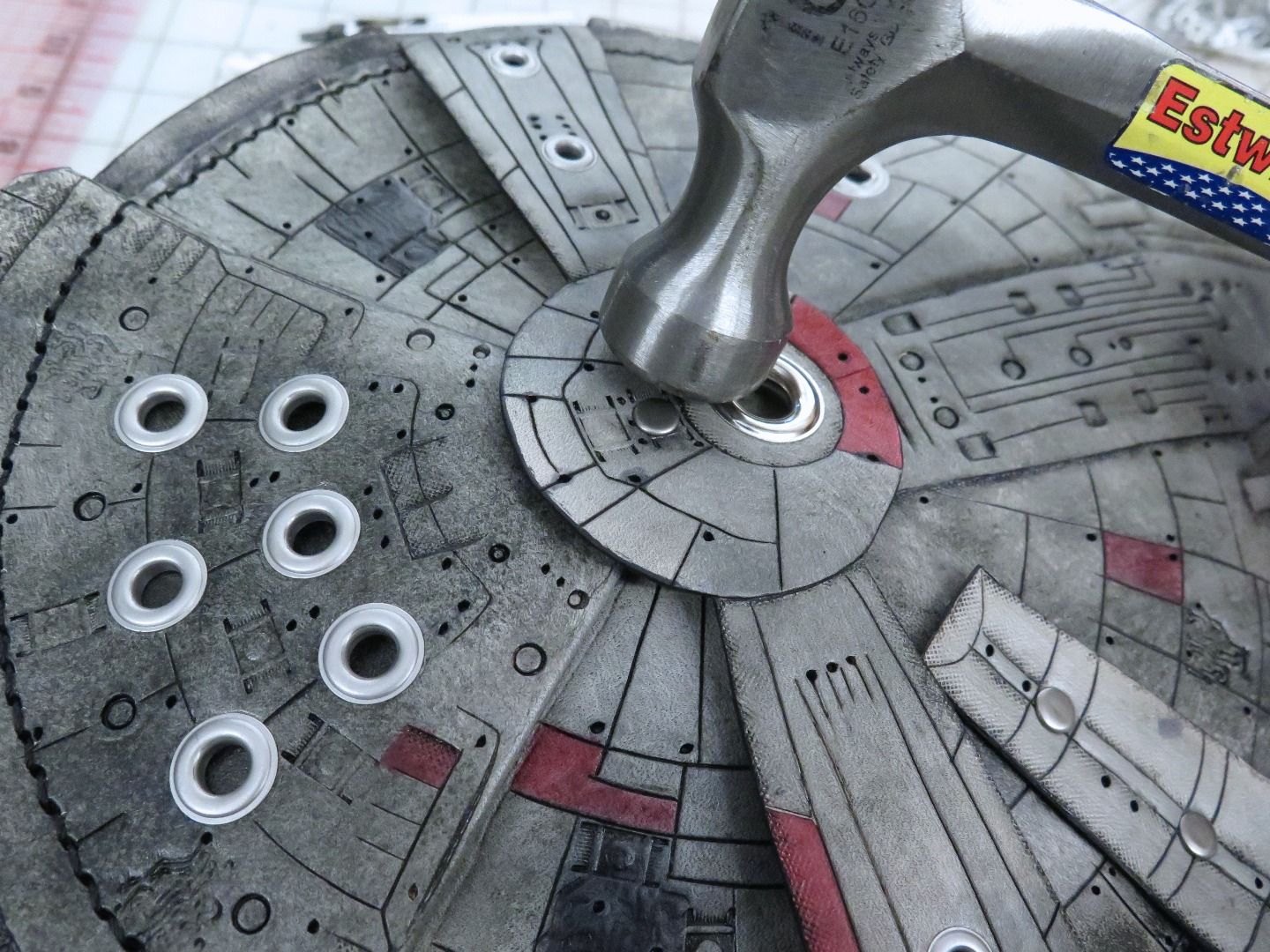 DIY Millennium Falcon Purse : 26 Steps (with Pictures) - Instructables