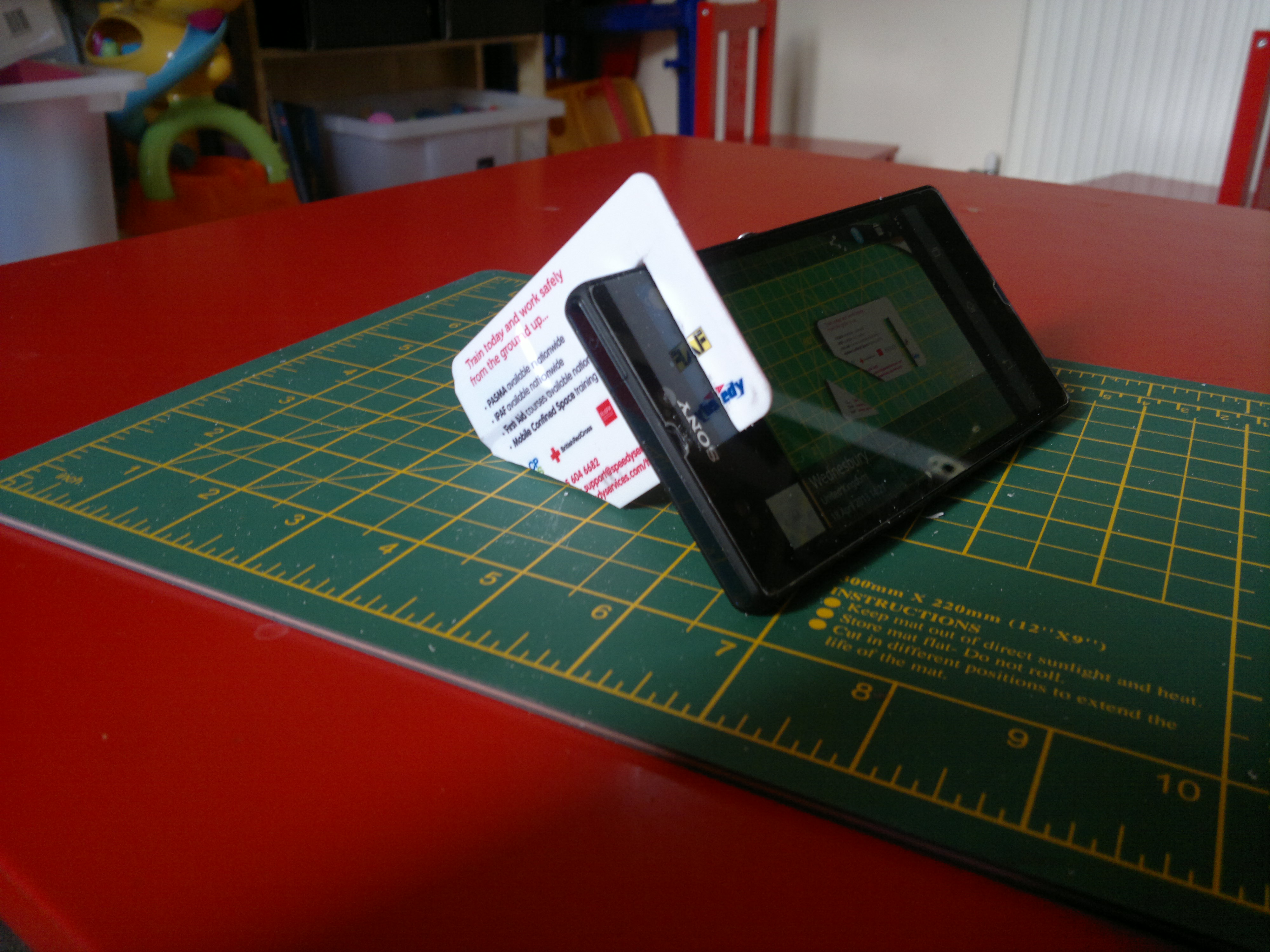 The Easy Credit Card Phone Stand : 5 Steps (with Pictures) - Instructables