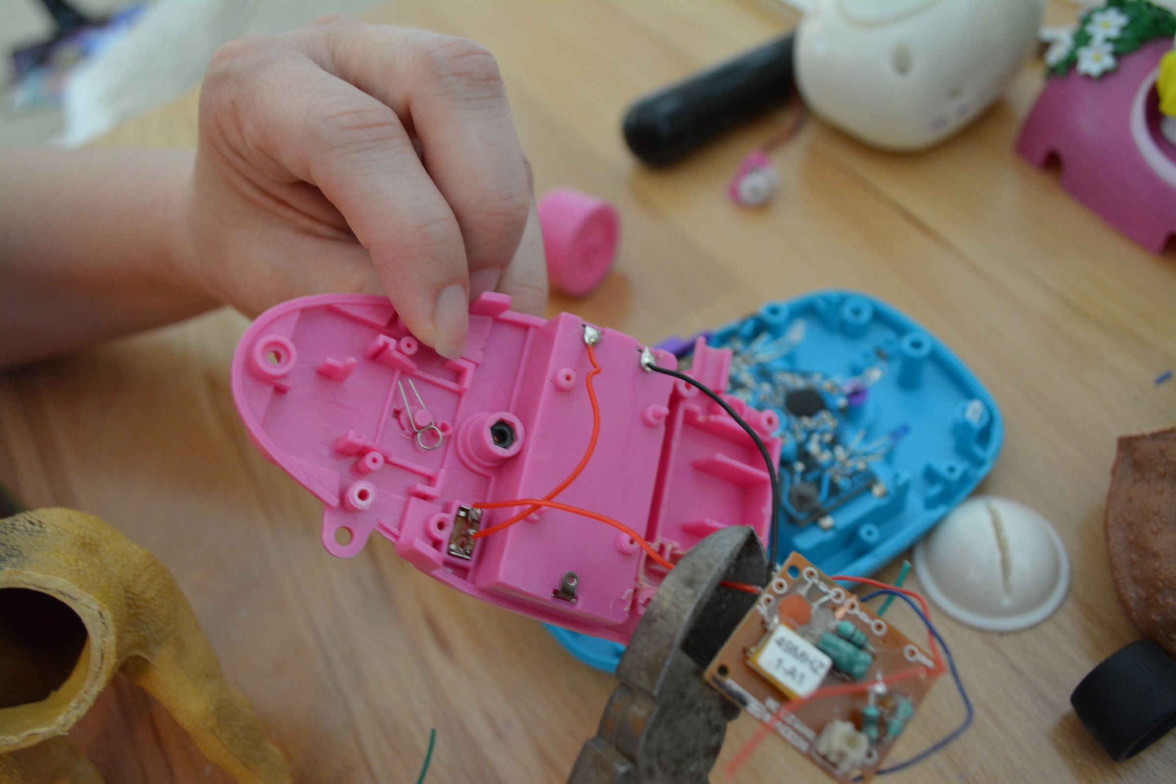 Take Apart and Rebuild Toys : 10 Steps (with Pictures) - Instructables