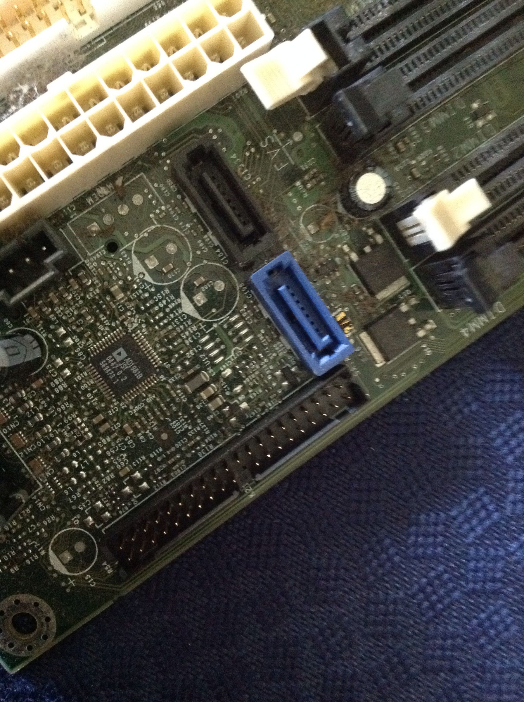 Install HDD in a Desktop PC : 4 Steps - Instructables