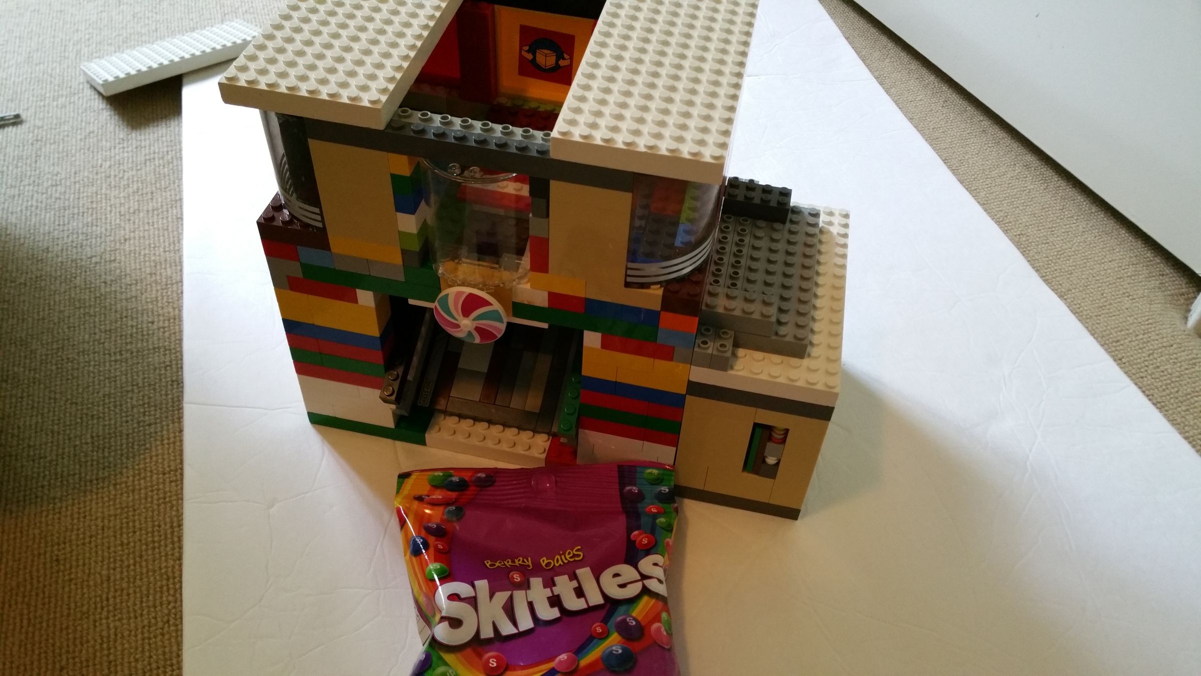 Mark's Lego Candy Machine : 14 Steps - Instructables