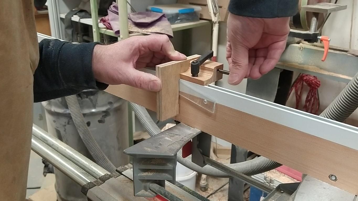 Flip Stop for a Miter Saw : 5 Steps (with Pictures) - Instructables