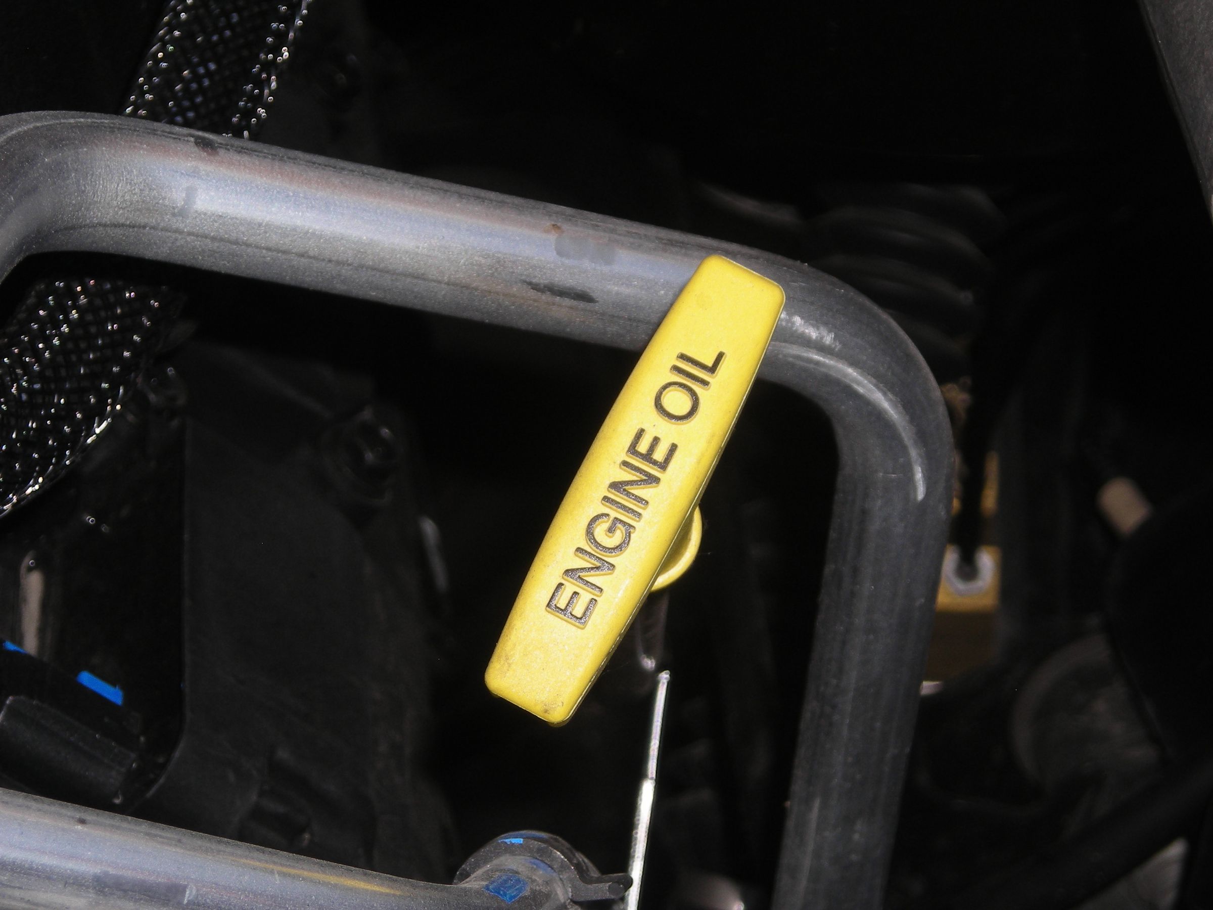 How to Change the Oil in a 2009 Dodge Pickup..5.7L Engine : 9 Steps ...