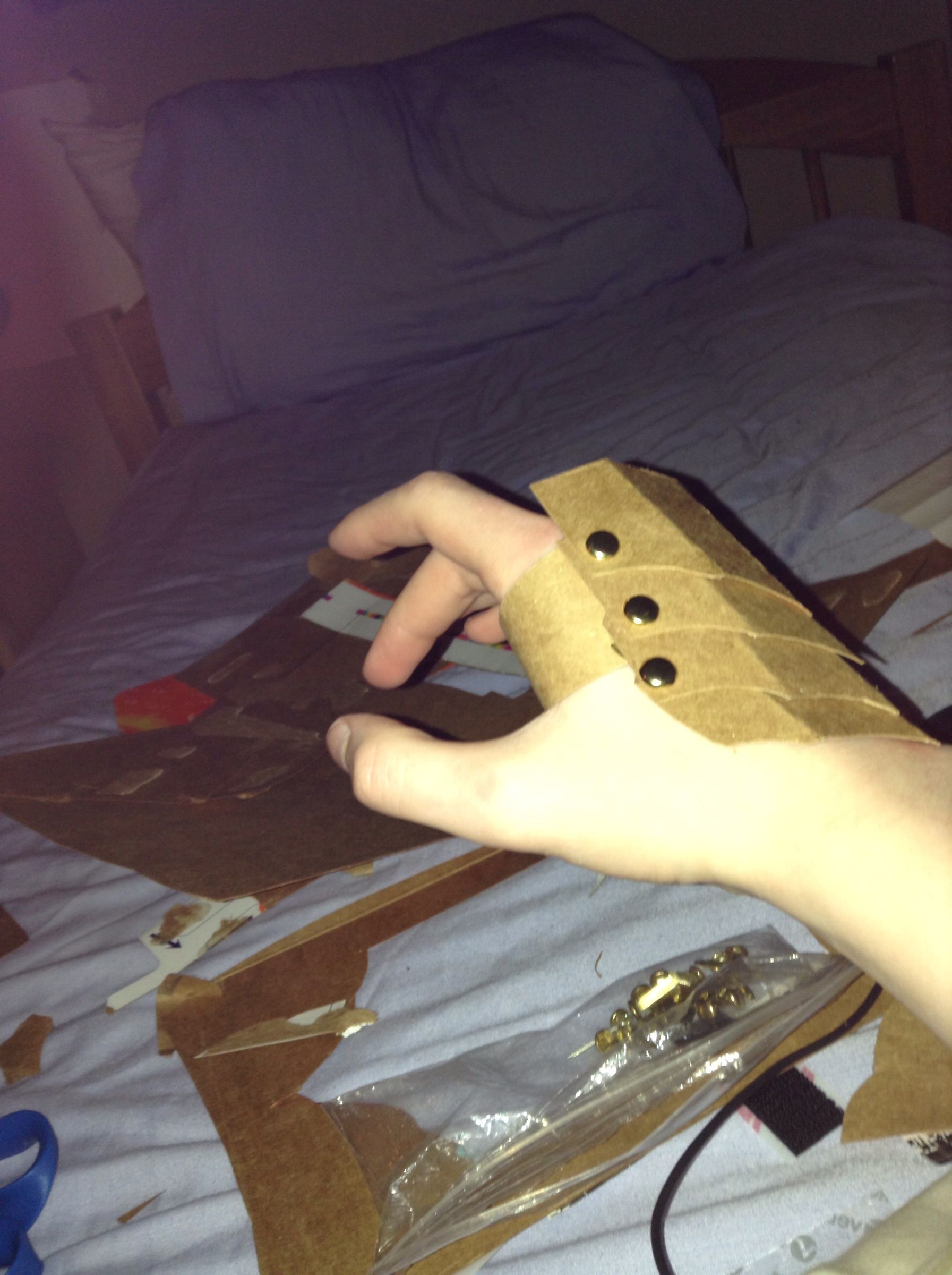 Awesome Nazgul Gauntlet : 7 Steps - Instructables