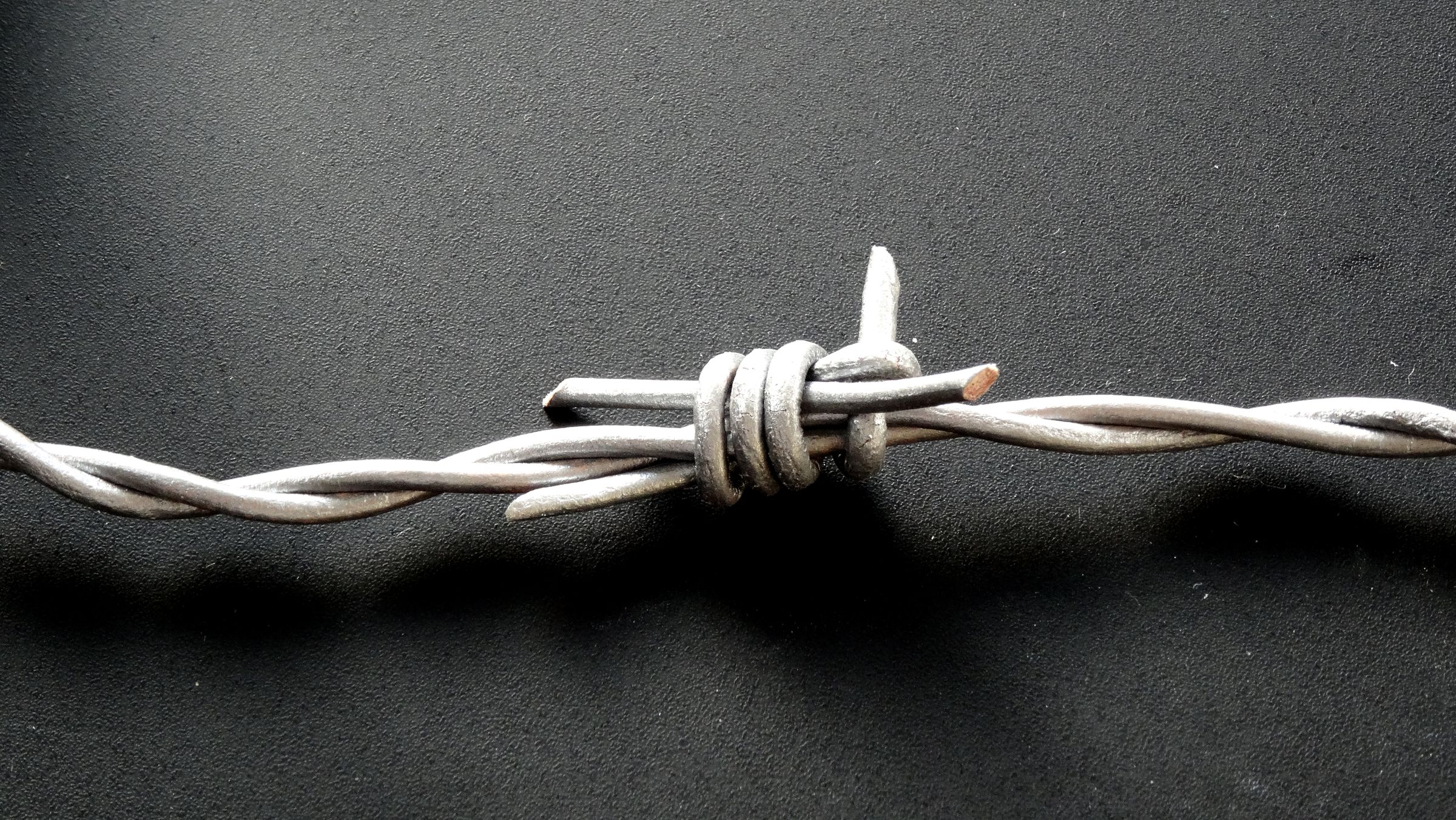 How to Make Fake Barbed Wire With Leather : 4 Steps (with Pictures ...