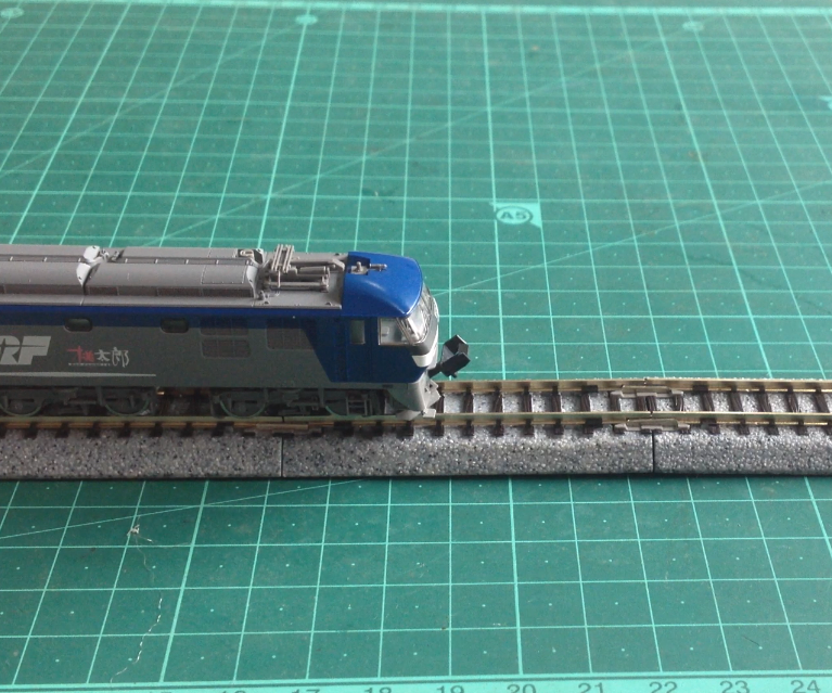 Make a Low Cost Uncoupler Track in MINUTES! : 8 Steps (with Pictures ...