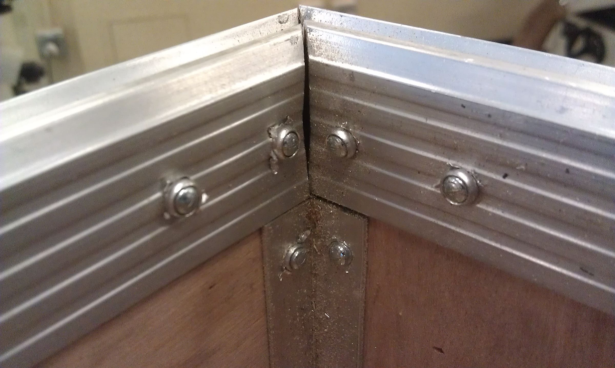 Road Case : 8 Steps - Instructables