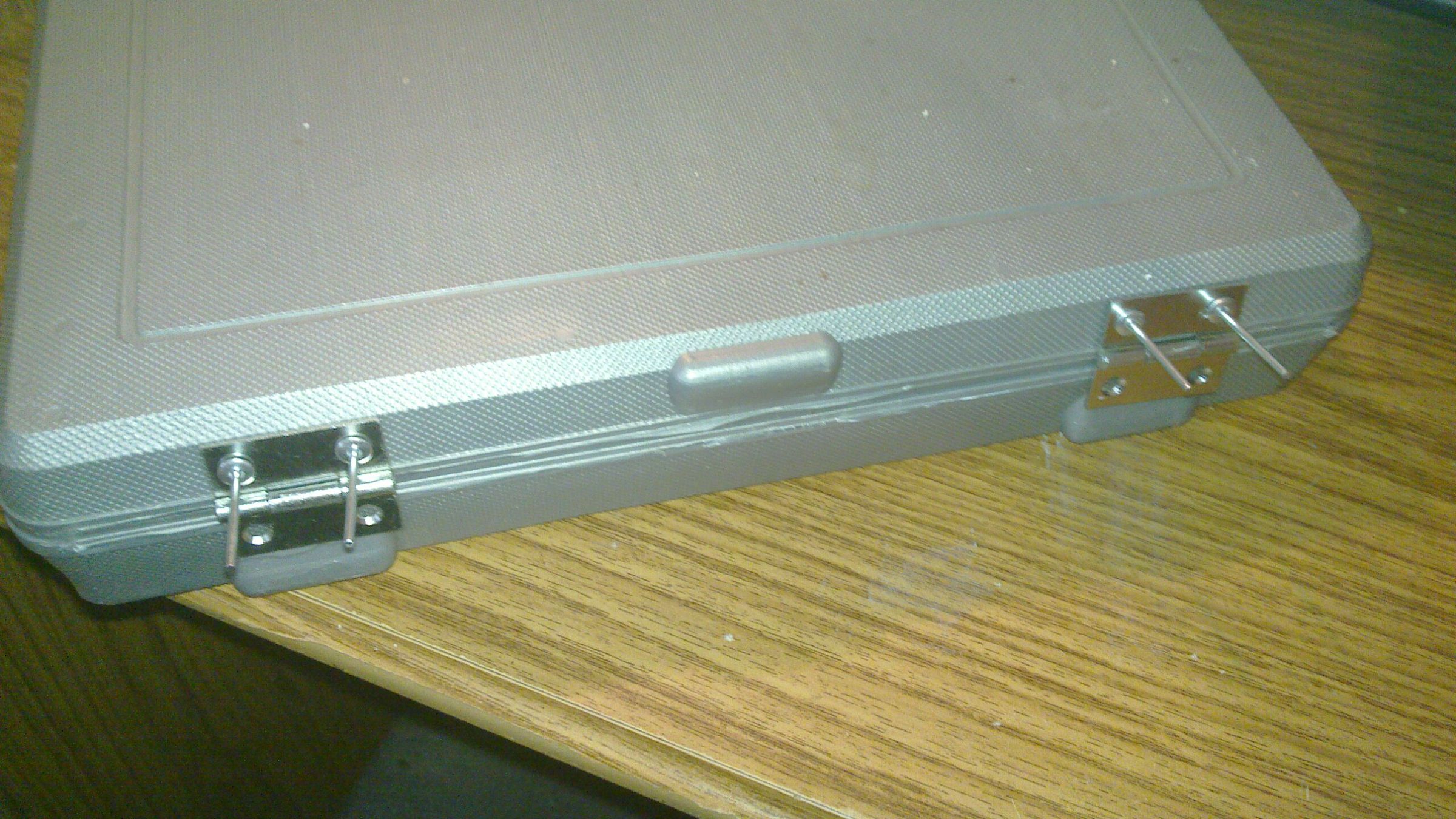 Repair Hinge Seam on a Blowmolded Case : 11 Steps (with Pictures ...