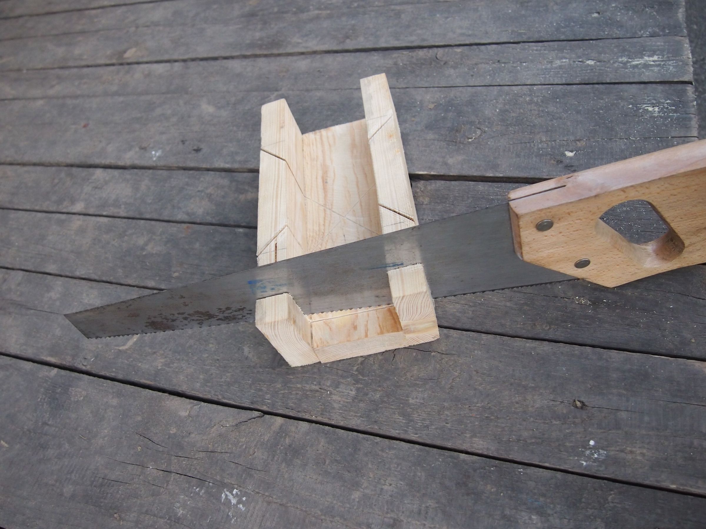 Elementary Mitre Box : 5 Steps (with Pictures) - Instructables