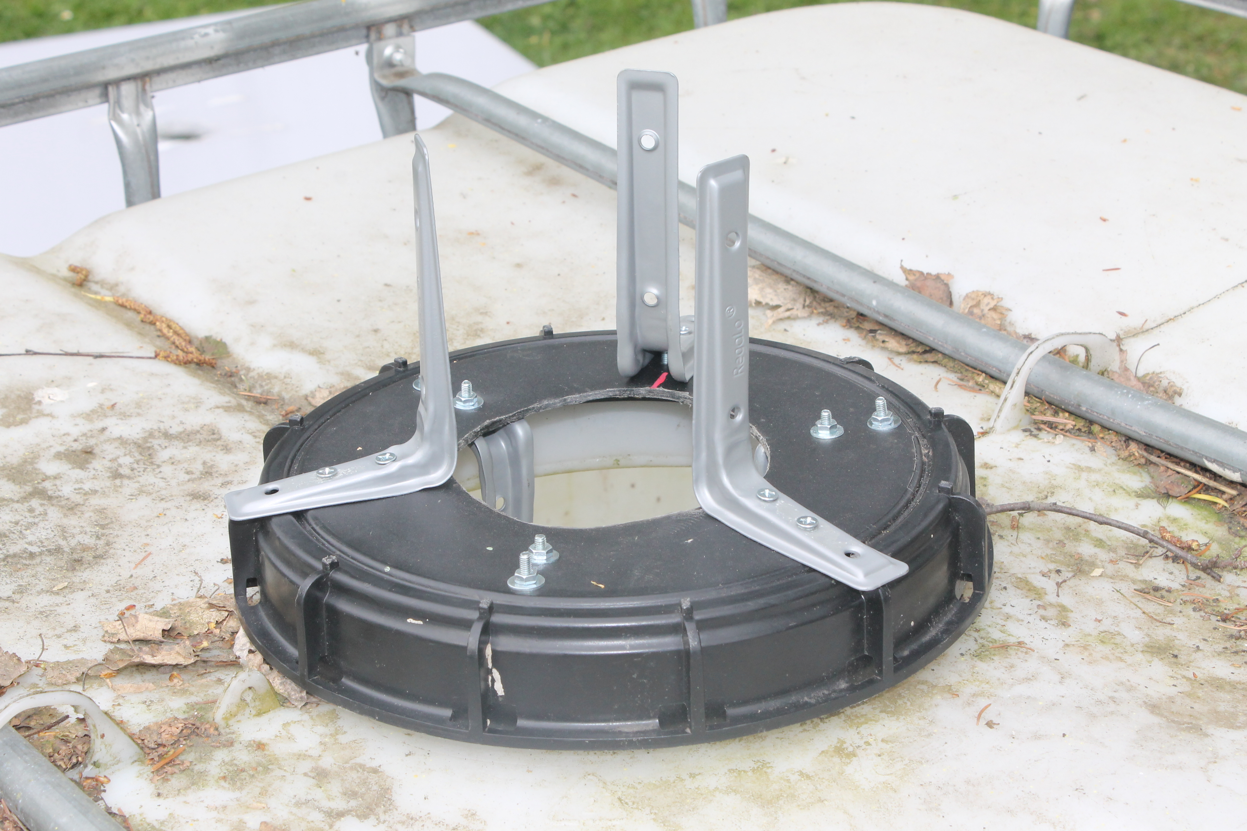 STAND-ALONE RAINWATER COLLECTOR : 8 Steps (with Pictures) - Instructables