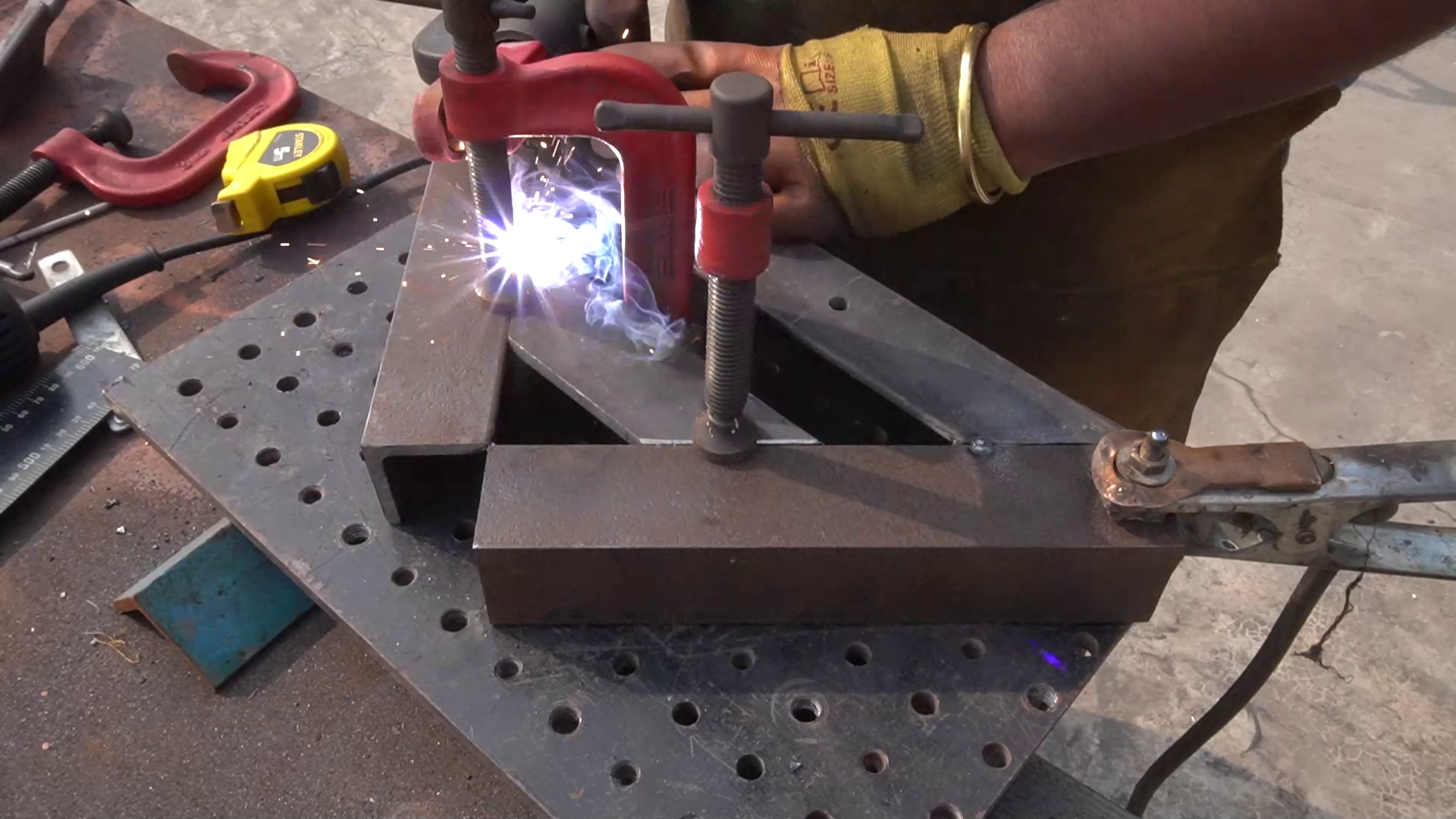 Heavy Duty Corner Clamps : 8 Steps (with Pictures) - Instructables