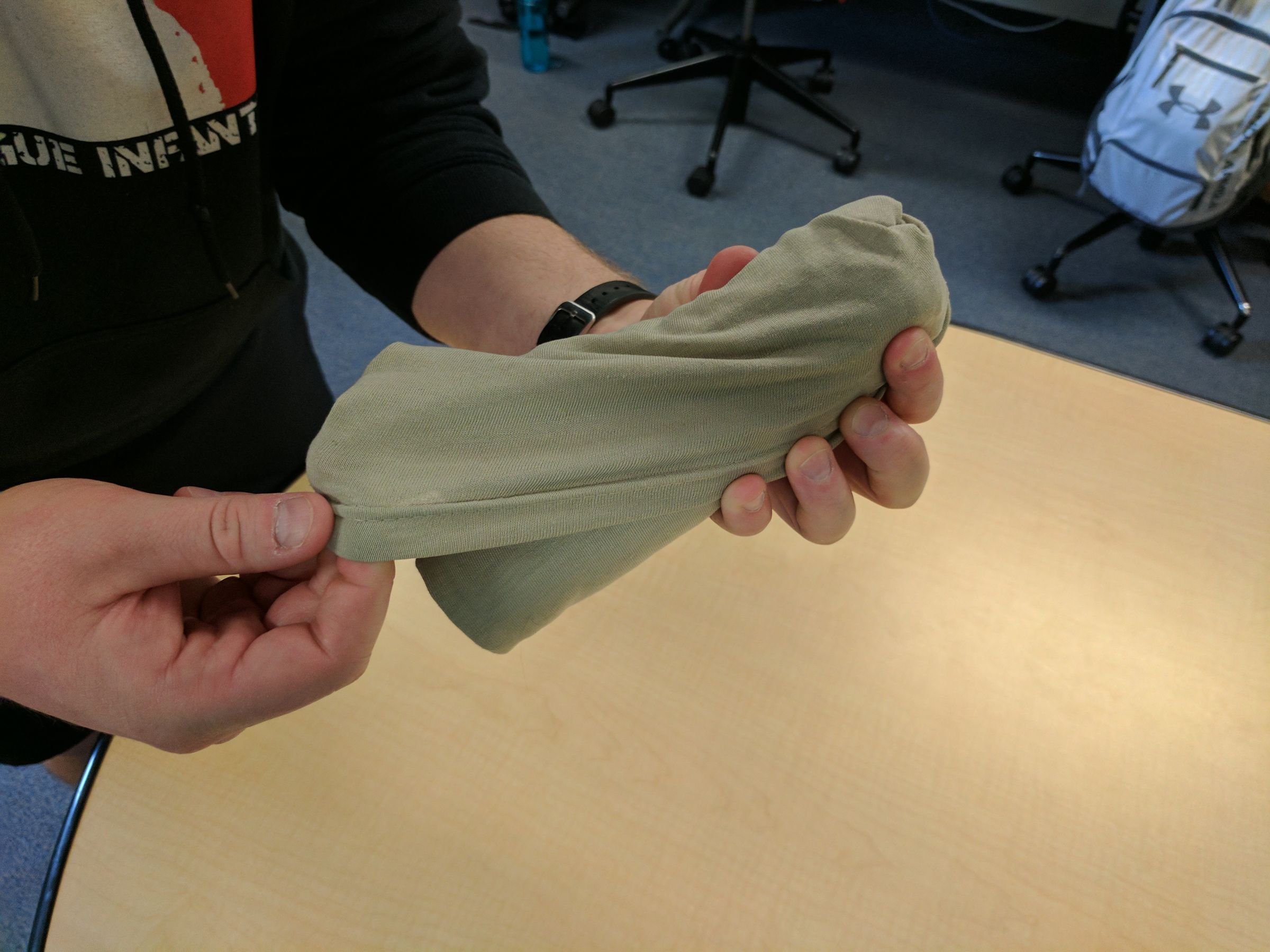 How to Ranger Roll a T-Shirt : 11 Steps (with Pictures) - Instructables