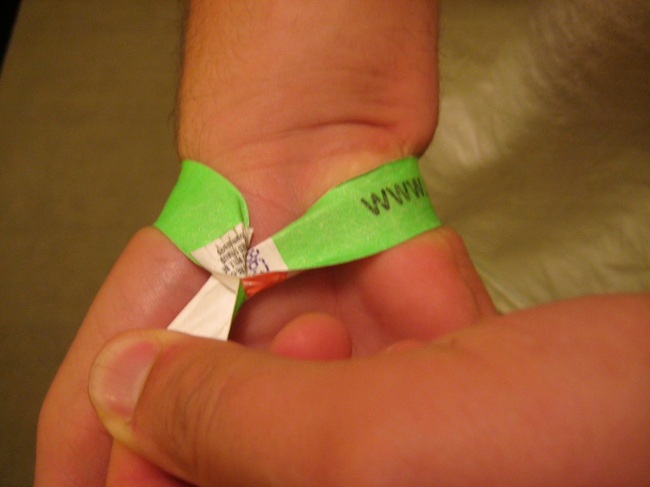 Best Way to Remove Annoying Event Bracelets : 3 Steps (with Pictures ...