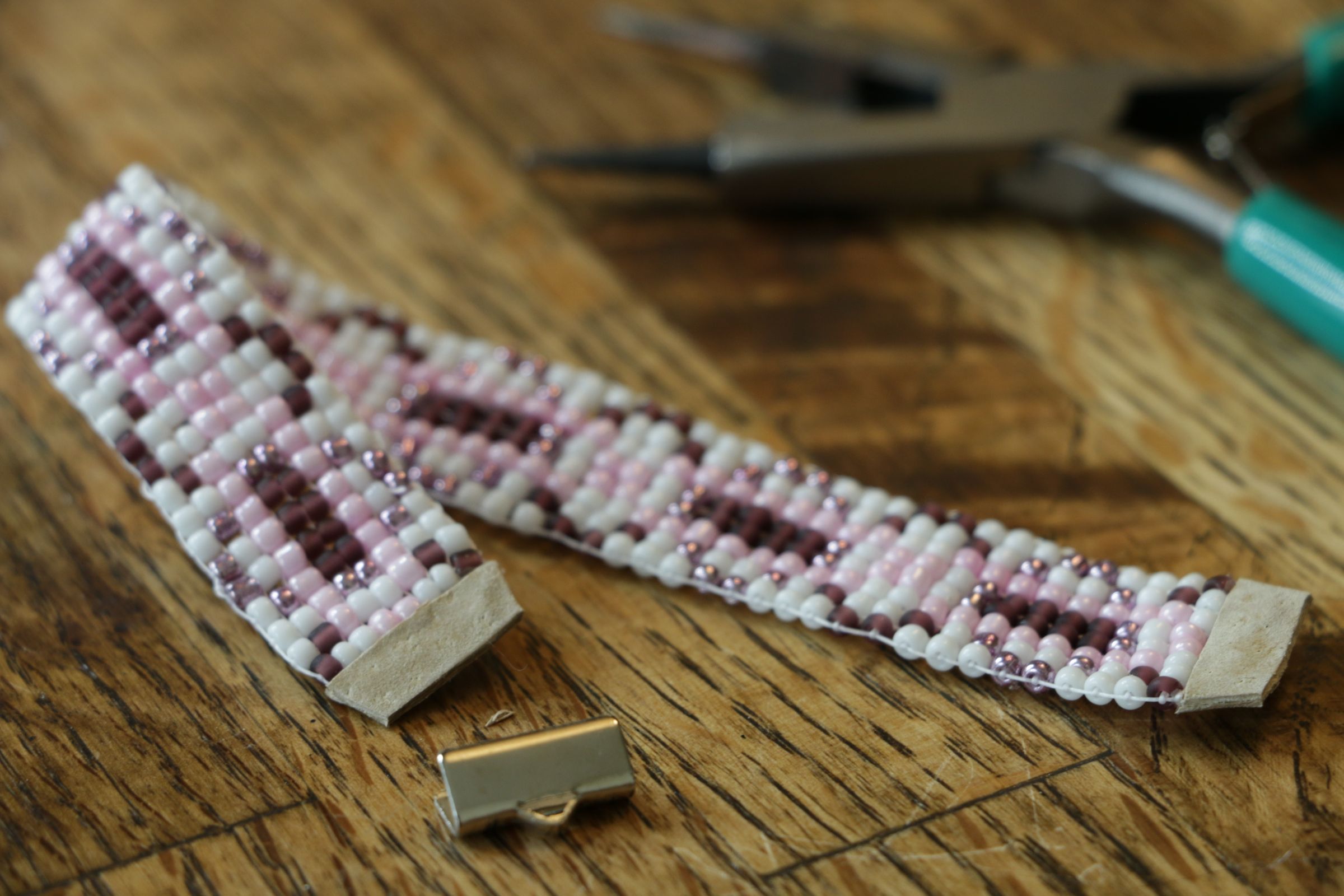 Simple Bead Weaving Loom & Bracelet : 4 Steps (with Pictures ...