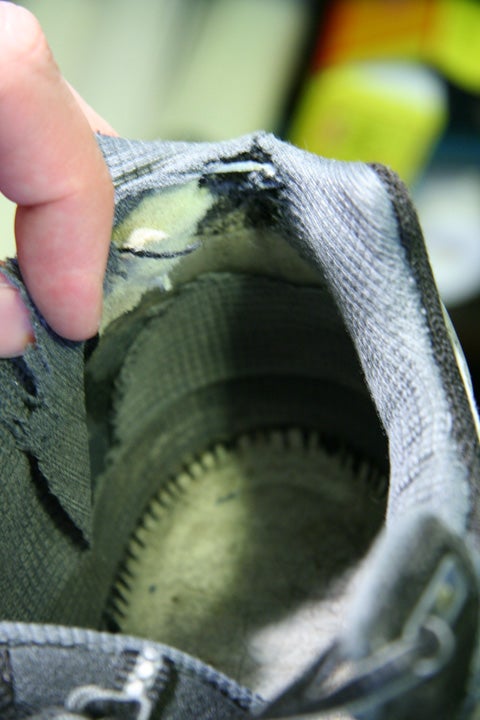 How to Repair the Heel of Athletic Shoes : 3 Steps (with Pictures ...